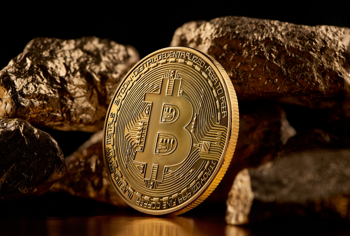 JPMorgan says Bitcoin looks cheaper compared to gold - TheStreet Crypto ...