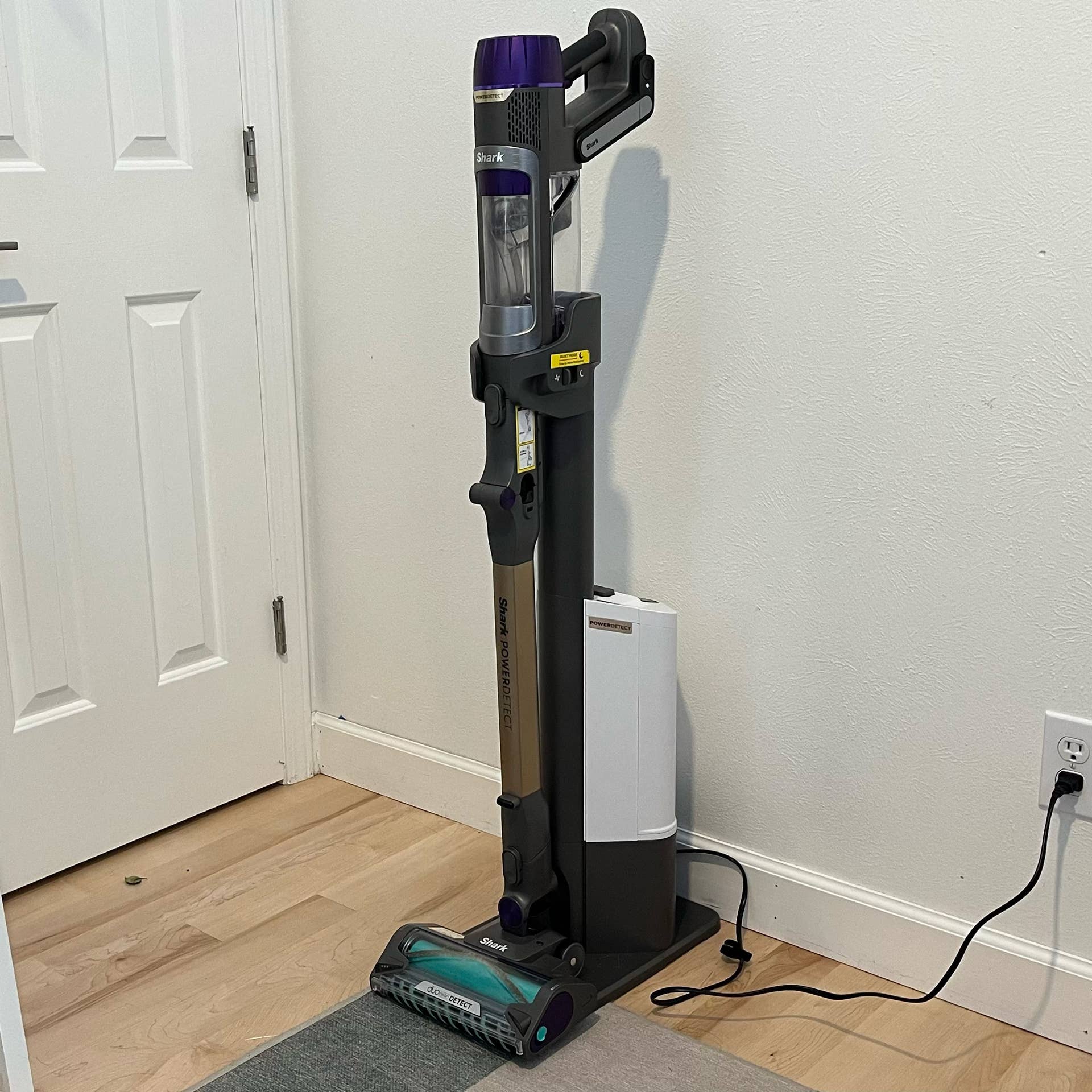 Shark Cordless PowerDetect Clean & Empty System Review - TheStreet