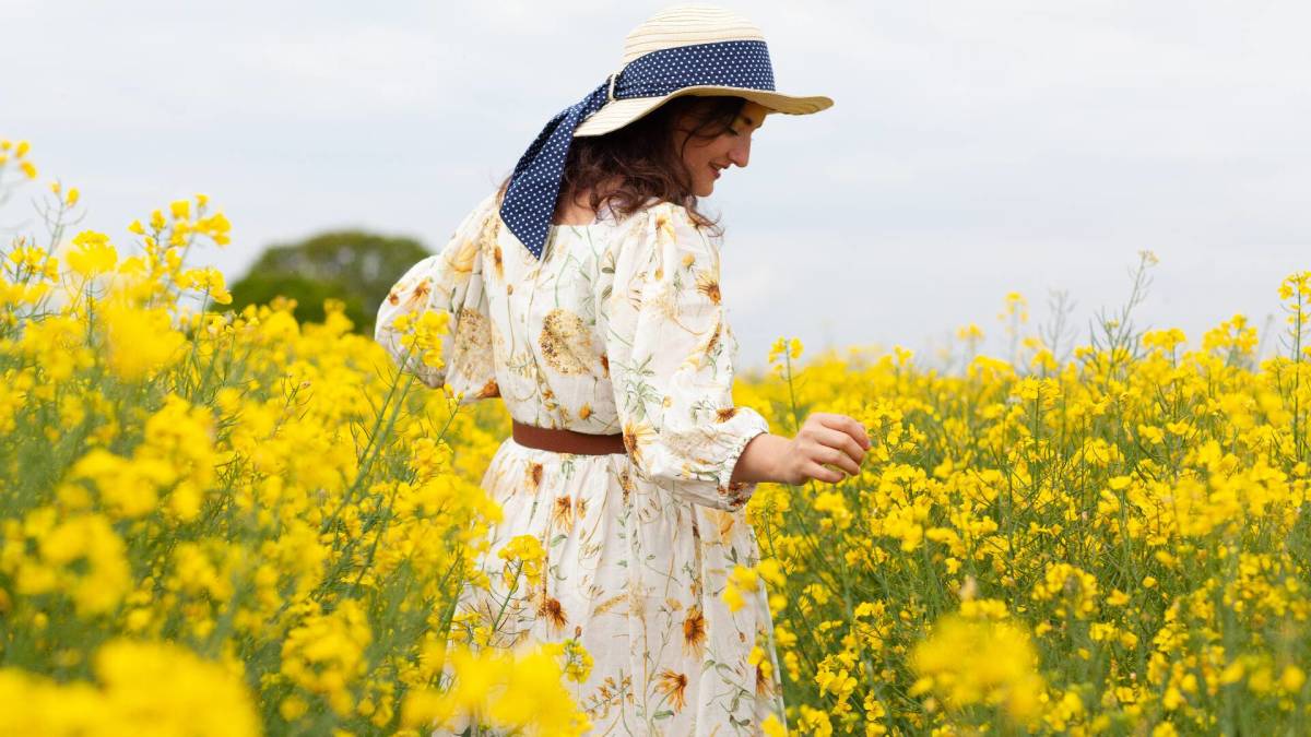 Sunflower field owners are begging tourists to stop taking off their clothes - TheStreet