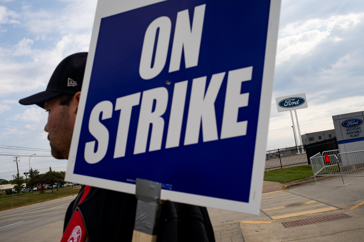 General Motors faces new strike action in Canada as pay talks collapse ...