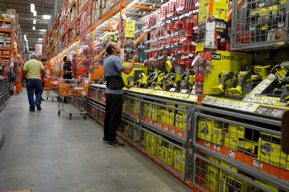 Home Depot sends a very different message about the economy - TheStreet