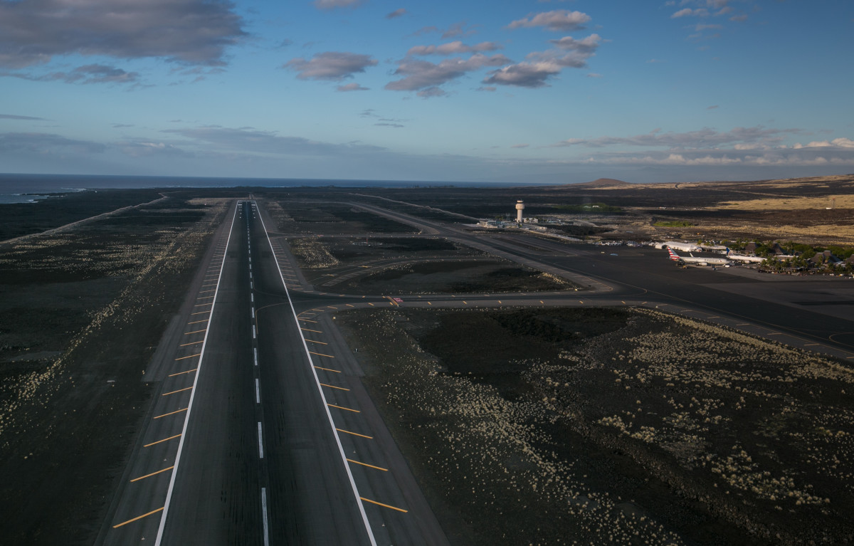 A cracked runway caused the shutdown of an entire airport - TheStreet