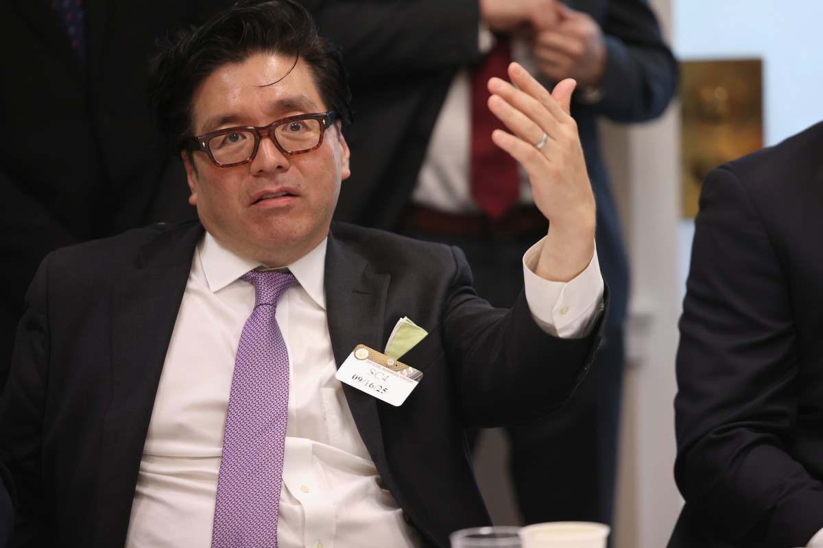 Wall Street legend backed stock slumps after new CEO appointment ...