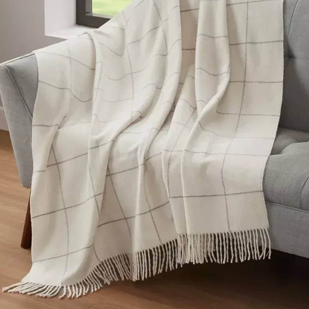 Macy's is selling a $100 throw blanket for only $25 - TheStreet