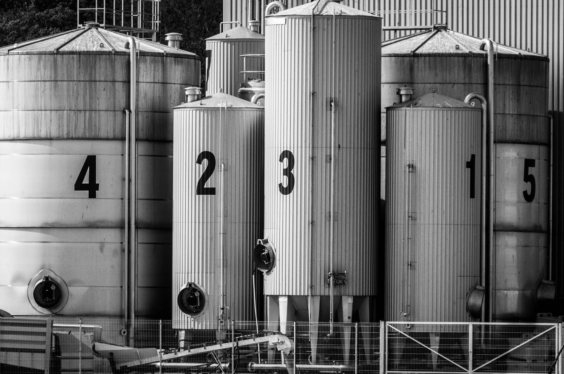 Why Smart Companies Are Using AI to End Data Silos - TheStreet Crypto ...