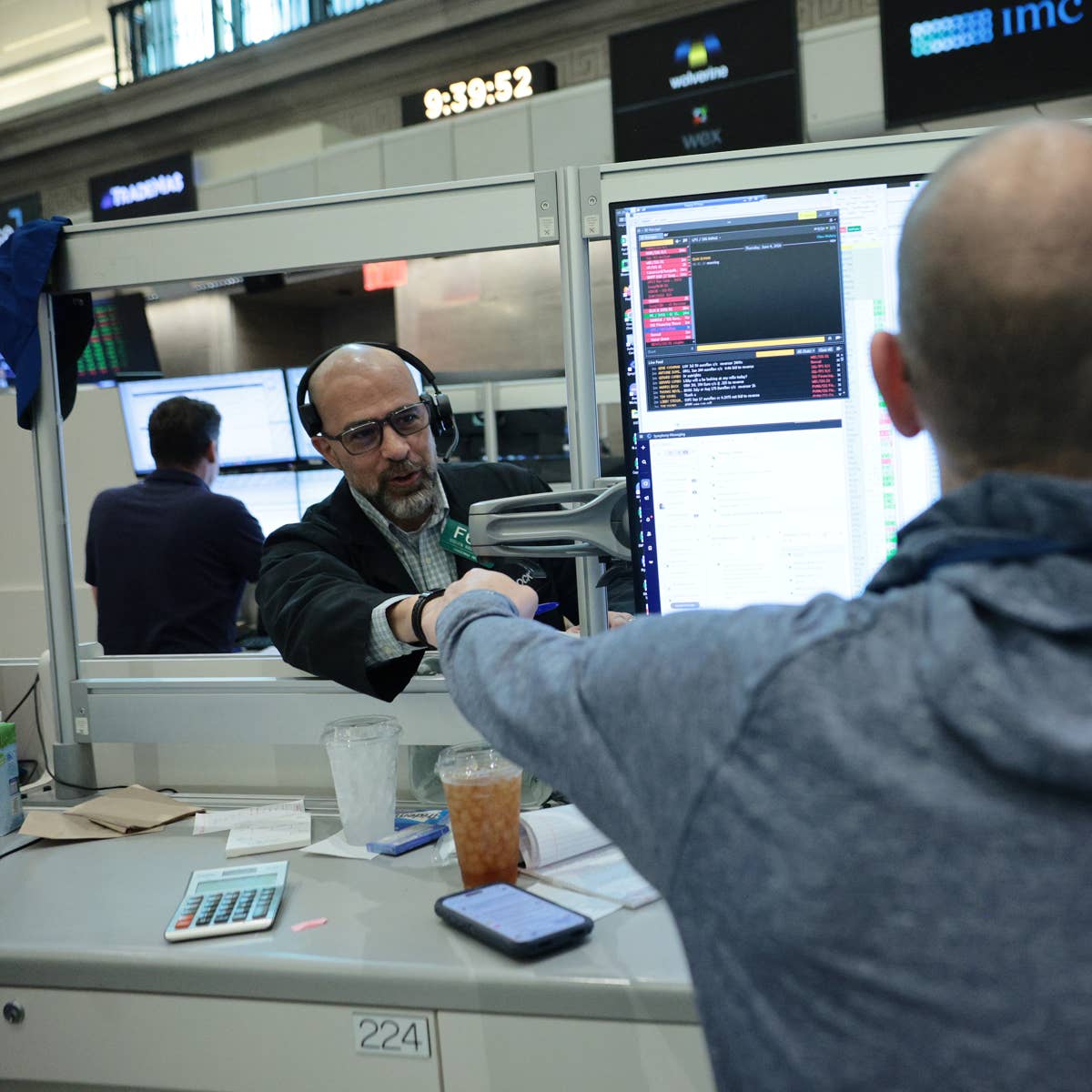 Mysterious trader bets multimillion short amid job cuts - TheStreet ...