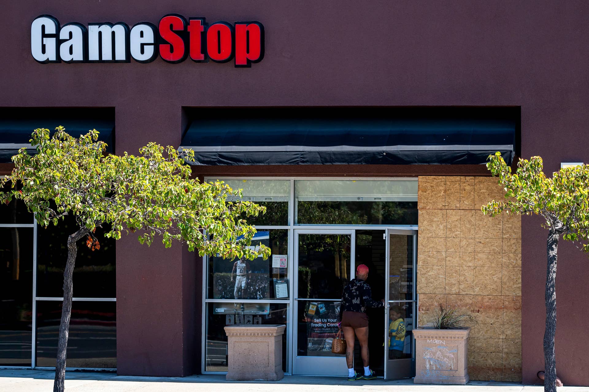 Robinhood CEO reveals plan to avoid another GameStop buying halt ...