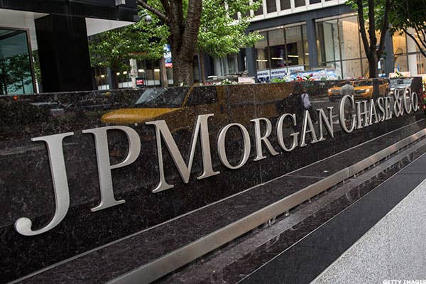 More Squawk From Jim Cramer: JPMorgan Chase (JPM) Still Best in Banking ...