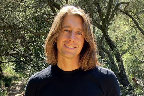 The Digital Skeptic: Amazon Kindle Designer Burns The Page - TheStreet