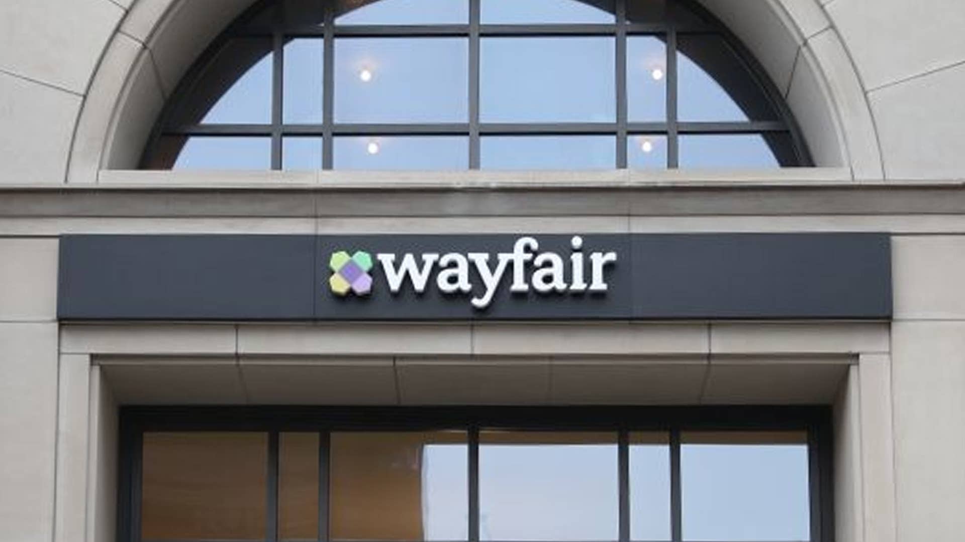 Wayfair is selling a $1,500 patio set for only $400 - TheStreet