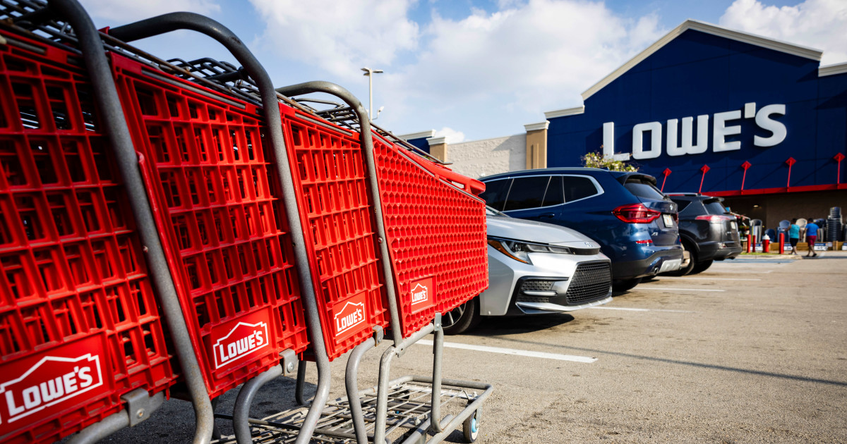 Lowe’s finalizes billion-dollar acquisition to win back customers - TheStreet