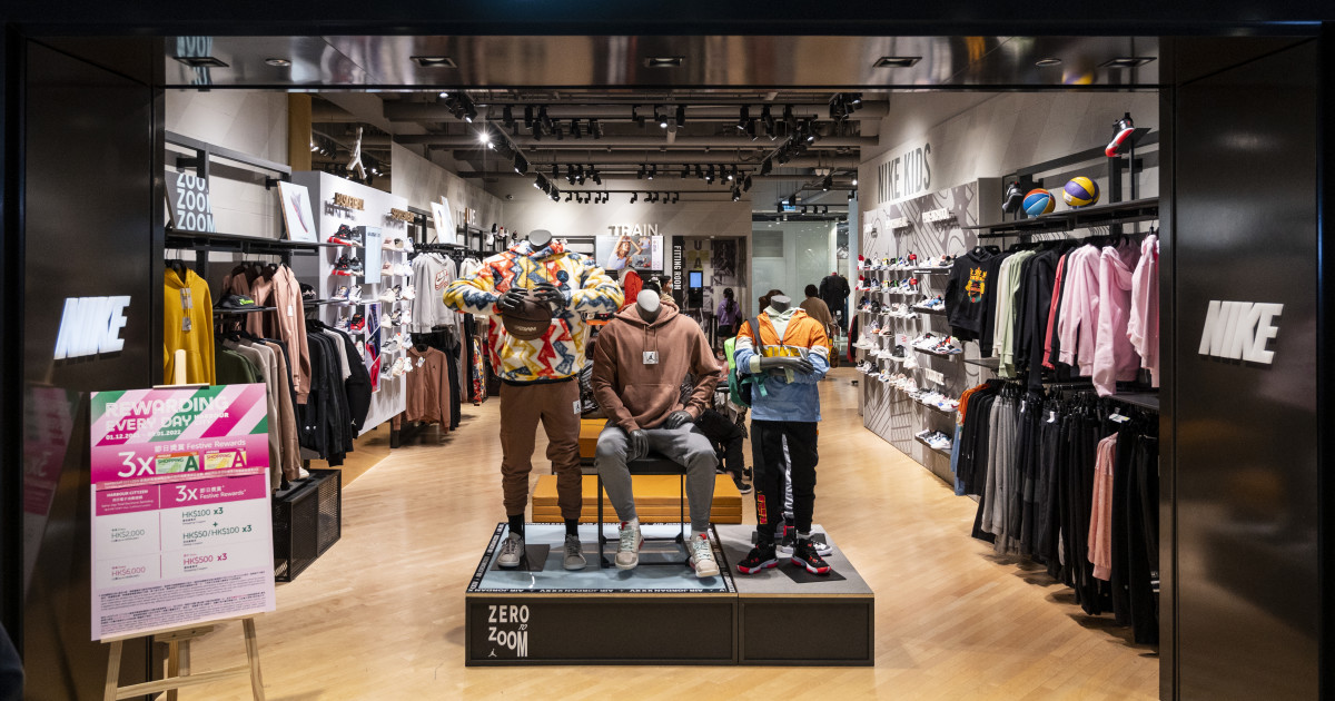 Nike's retro-inspired Air Max wallet is on sale for $30 - TheStreet