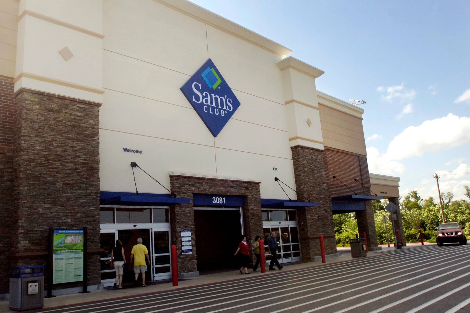 Sam's Club makes major upcoming store closure announcement - TheStreet