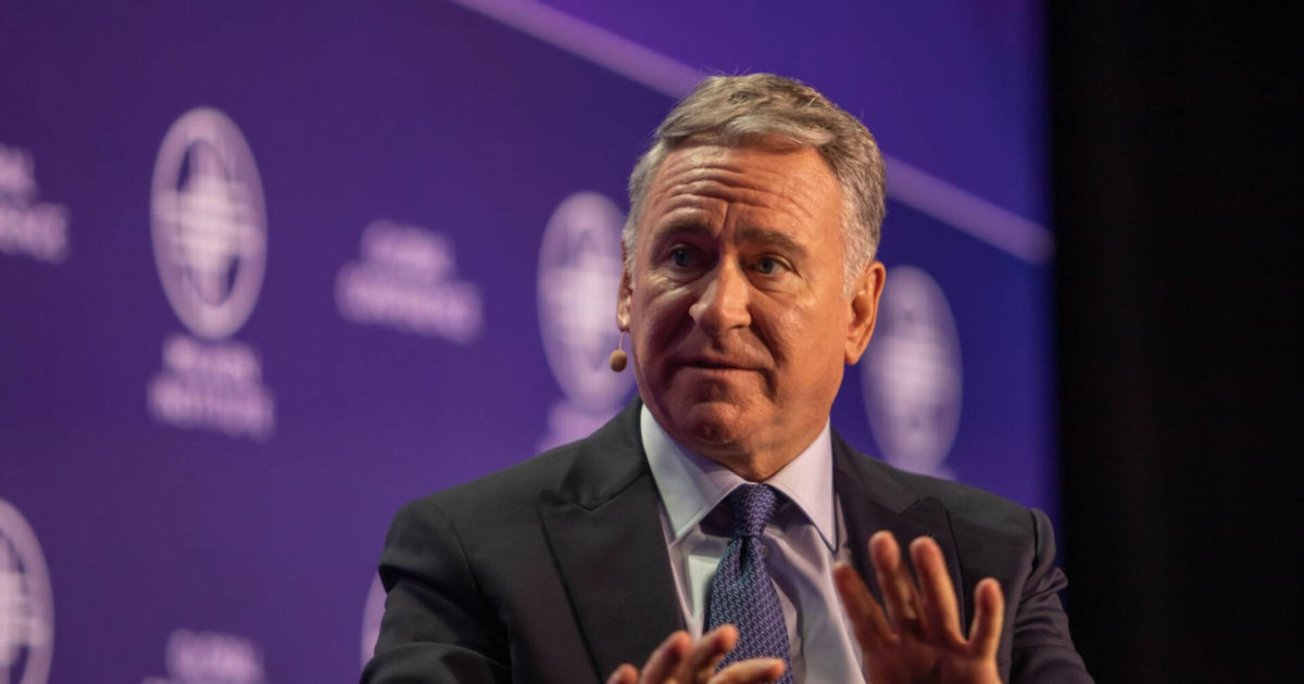 Billionaire fund manager, skeptical of AI, backs shocking stock - TheStreet