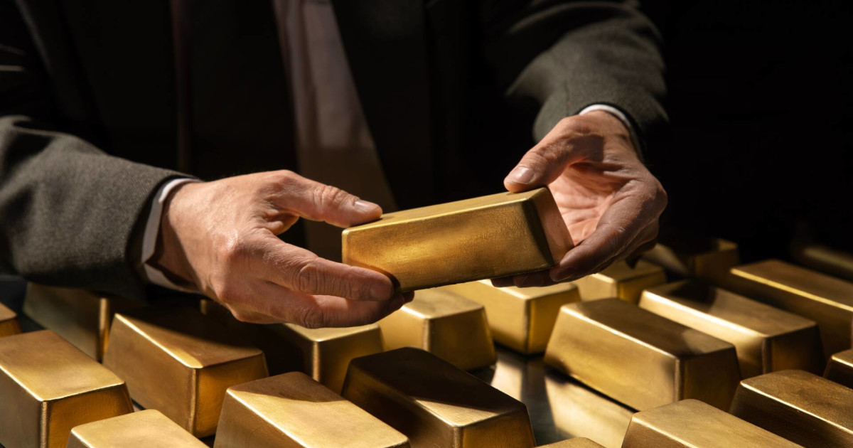 Goldman Sachs raises 2026 gold price forecast to $5,055 | News Minimalist
