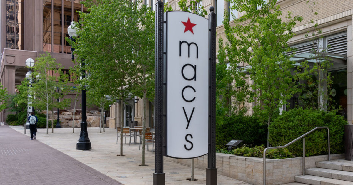 Macy's is selling a $385 3-piece bedding set for $77 - TheStreet