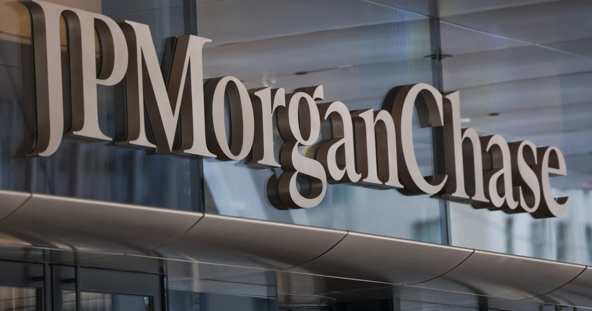 JPMorgan is brewing over Trump credit card plan - TheStreet