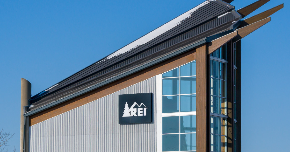 REI is selling $140 running shoes for $113 - TheStreet