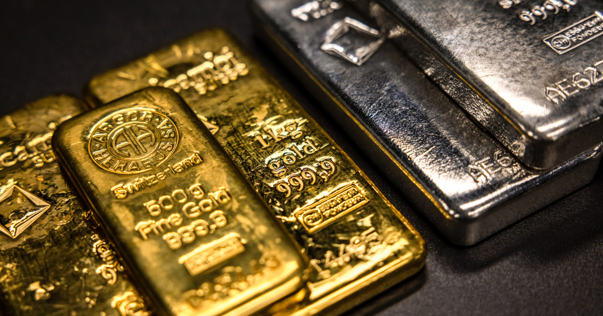 Gold Price Outlook: Deutsche Bank Lifts 2026 Target to $6,000 | GLD ...