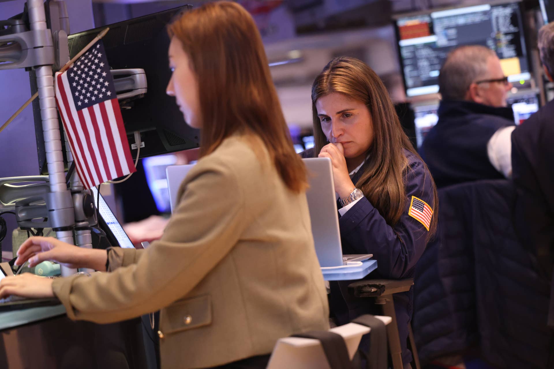 Stock Market Today: Stocks extend plunge as China hits back on U.S ...