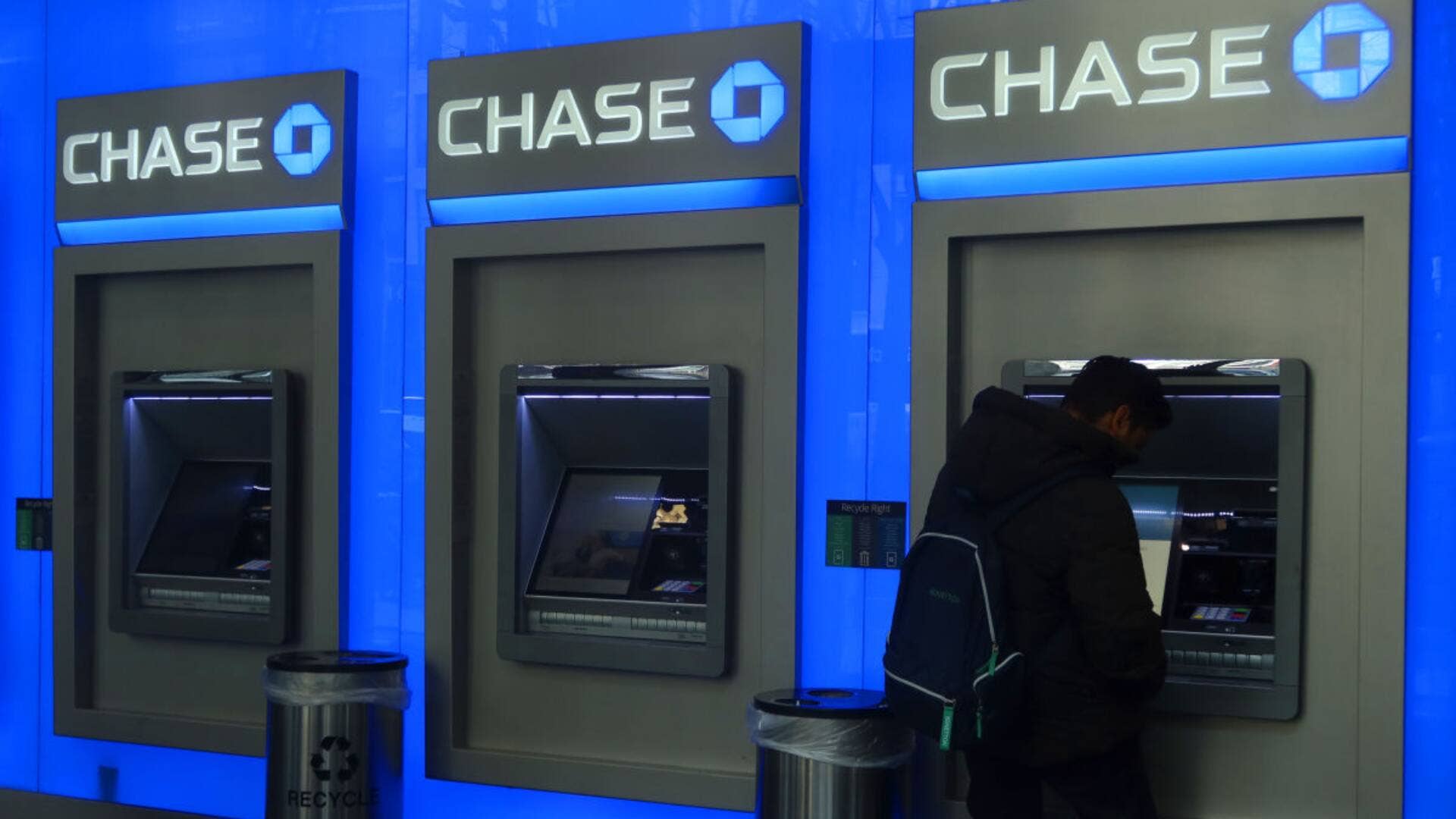 Chase Bank quietly warns customers about upcoming fee increase - TheStreet