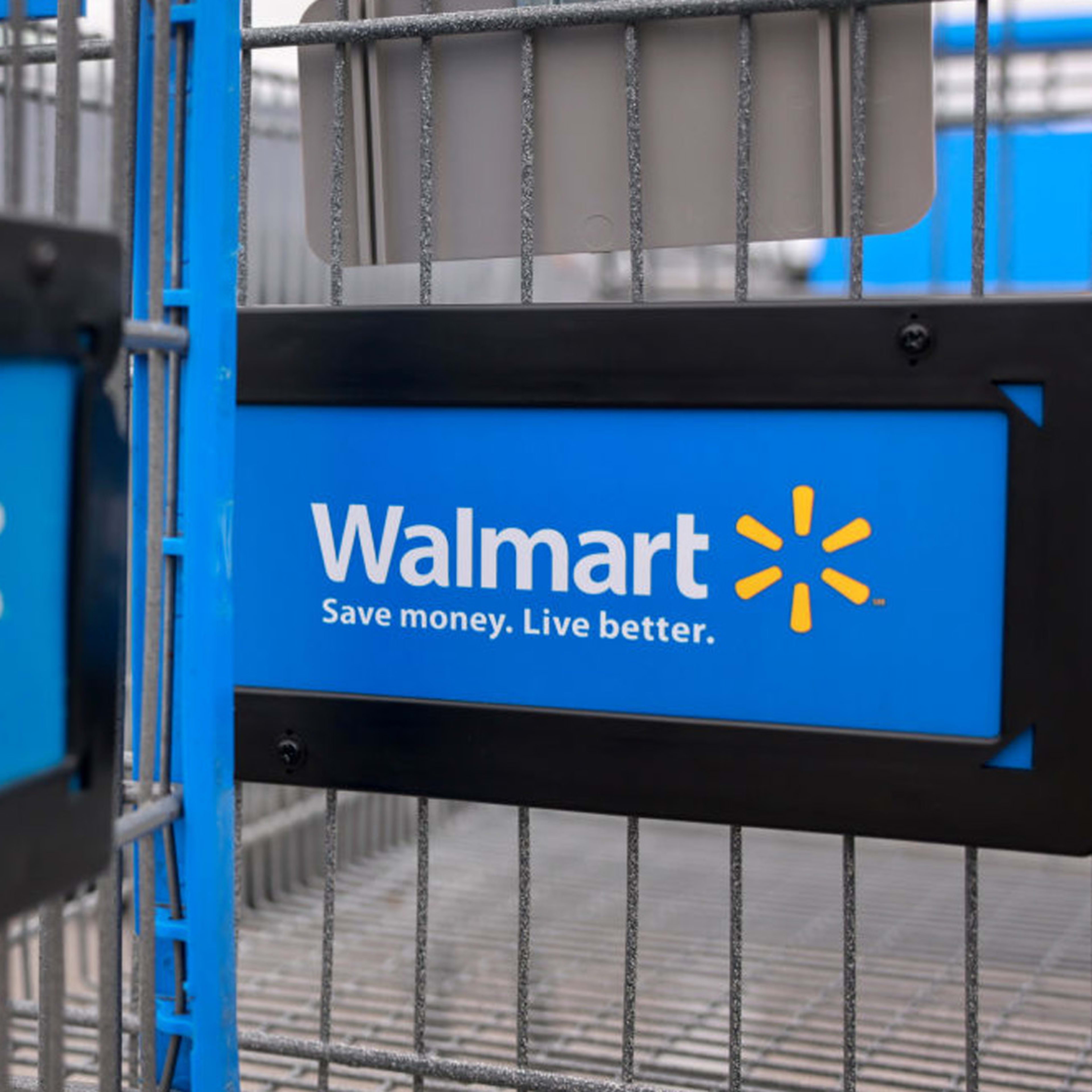 Walmart is selling the $499 Frigidaire Refrigerator for $219 - TheStreet
