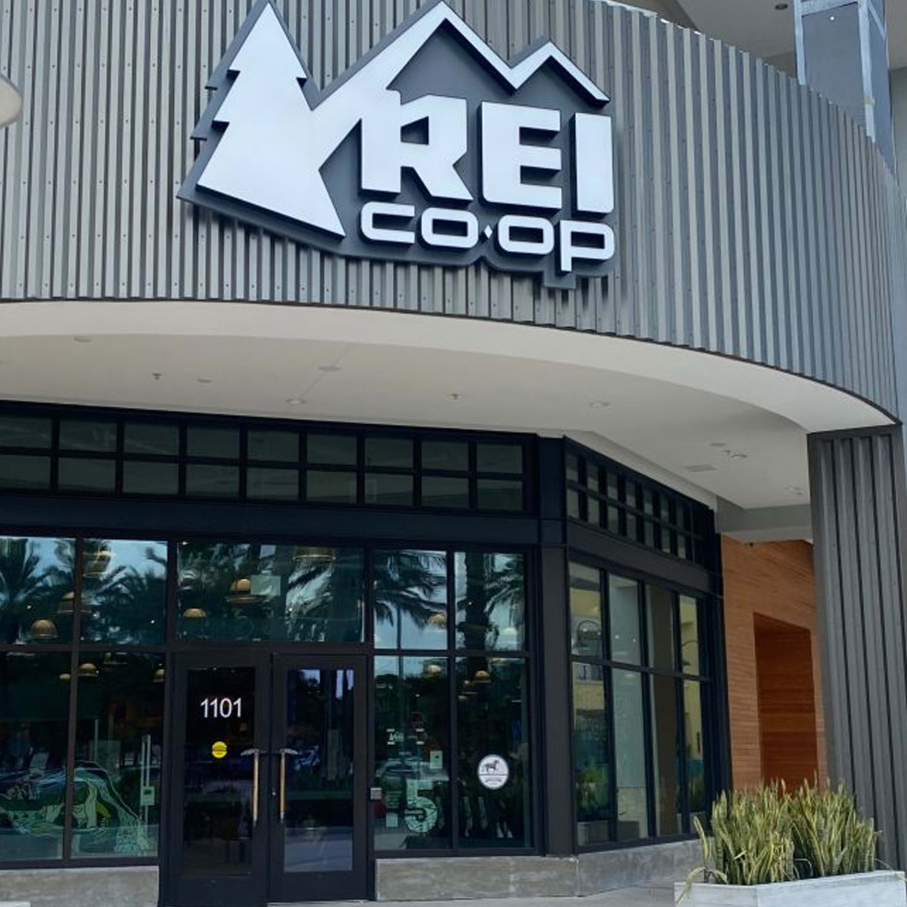 Zappos is selling a pair of $125 Allbirds sneakers for $50 - TheStreet