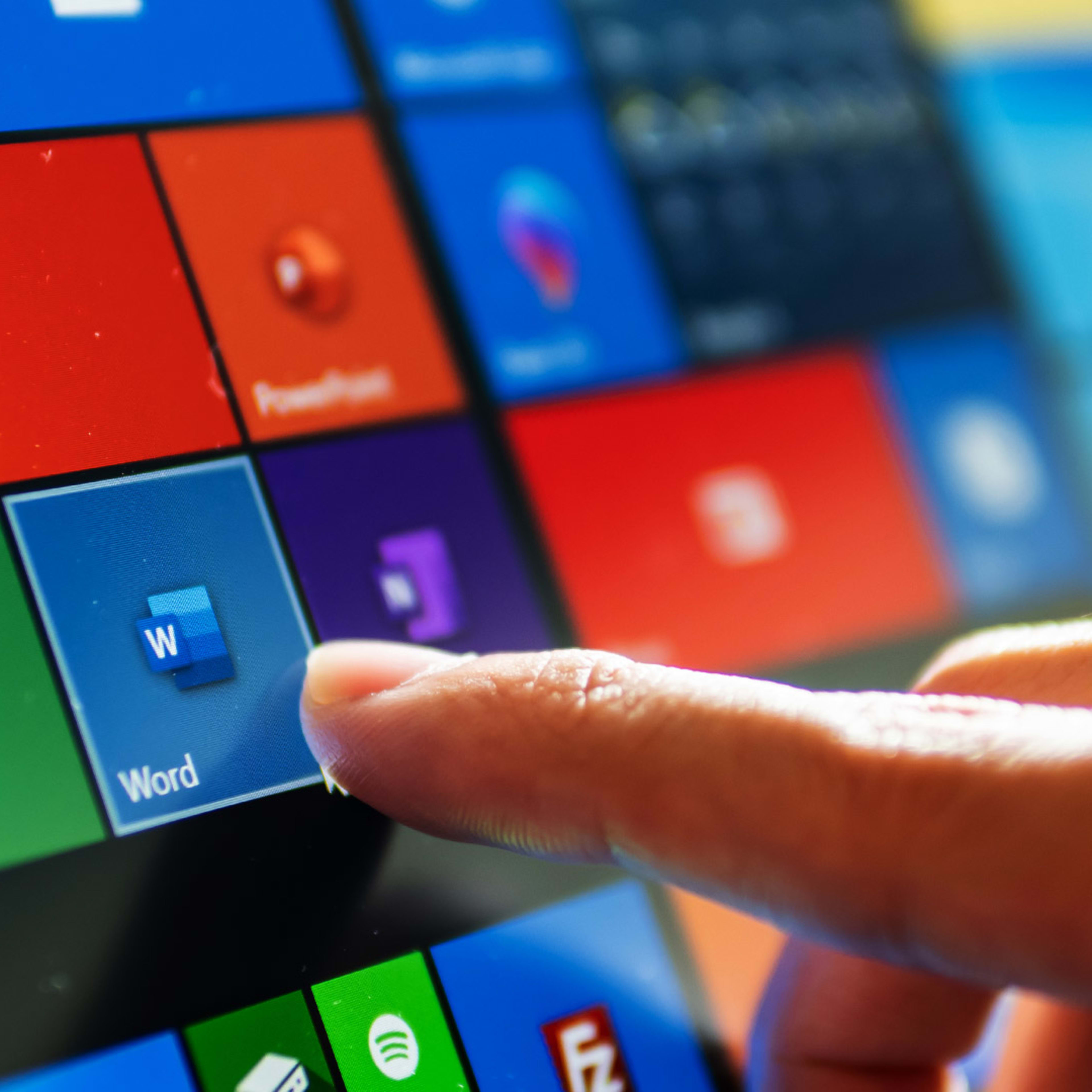 Palantir tells teens to skip college. Here’s what it really means for ...