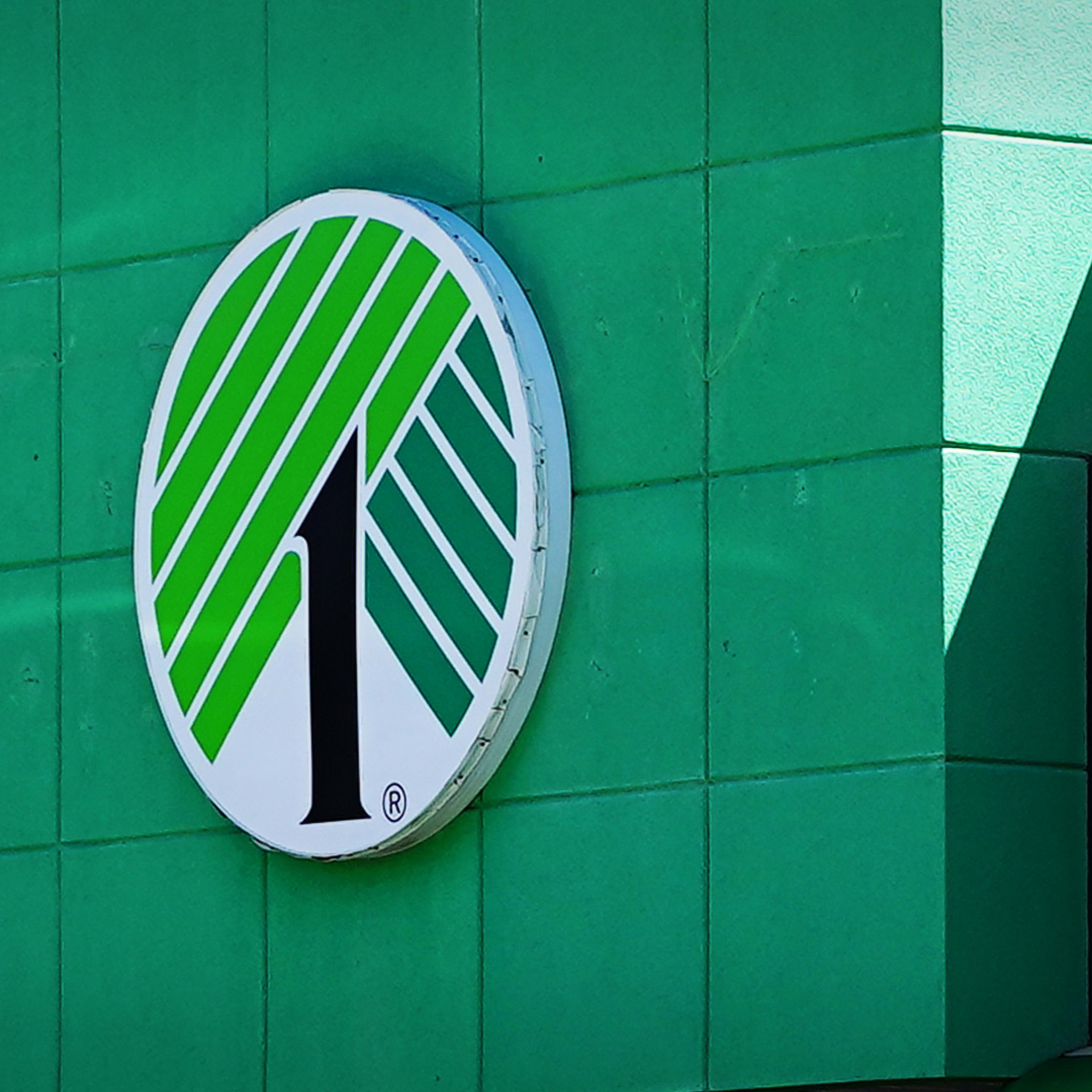 Is Starbucks open on New Year's Day? See store's holiday hours - TheStreet