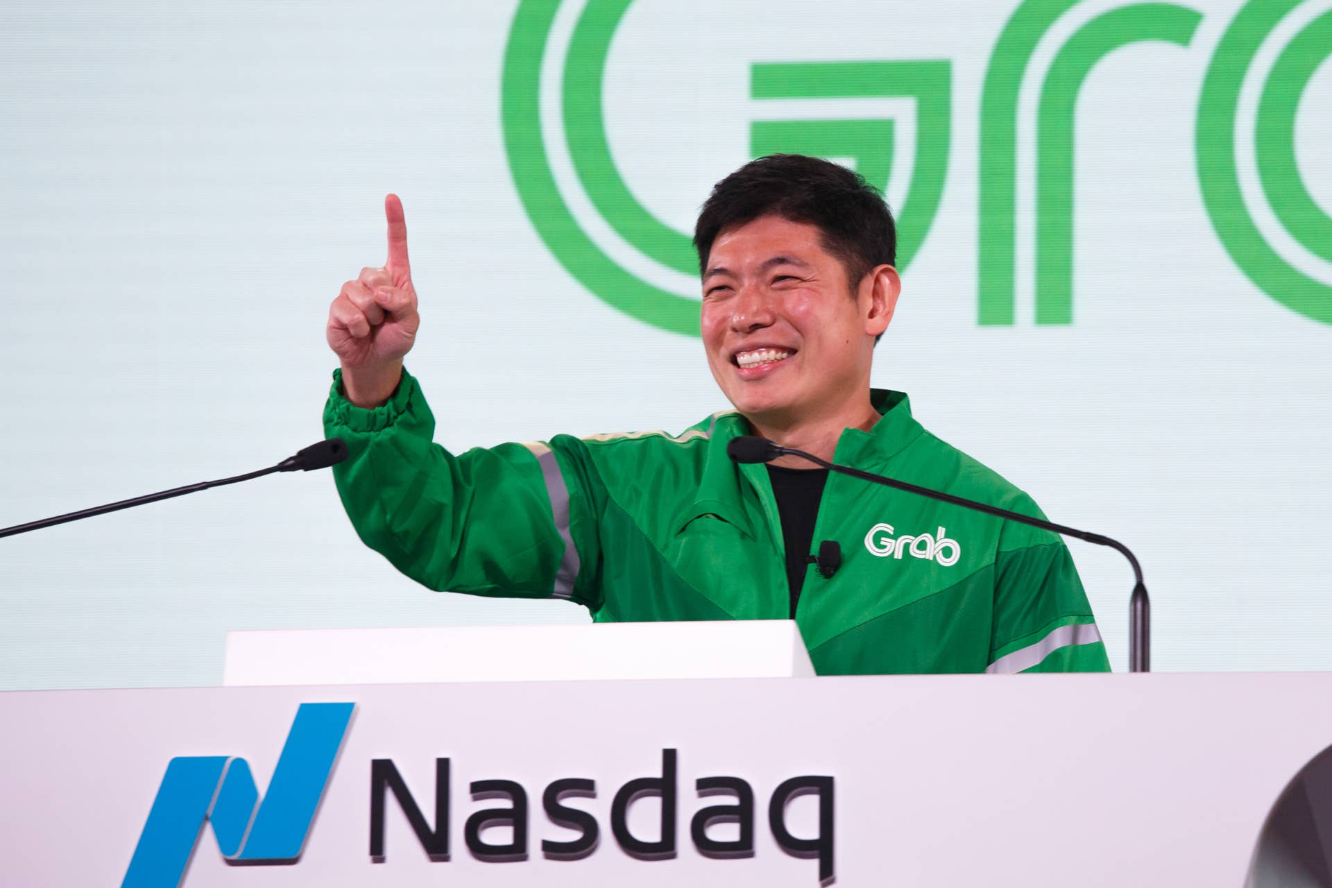 How to use ChatGPT for investing: From graphs to calculations - TheStreet