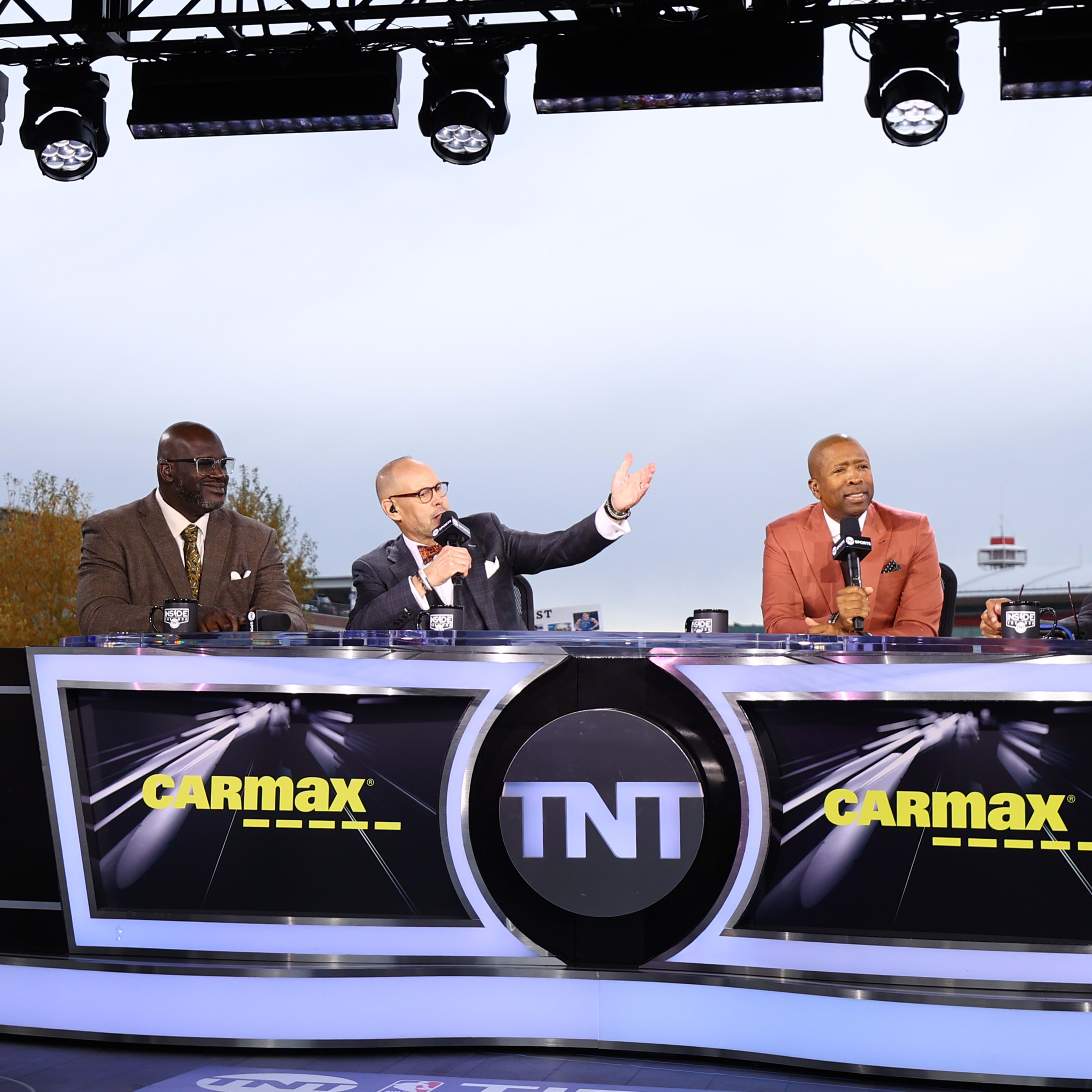 NBC was in an awkward situation with Al Michaels before shocking ...