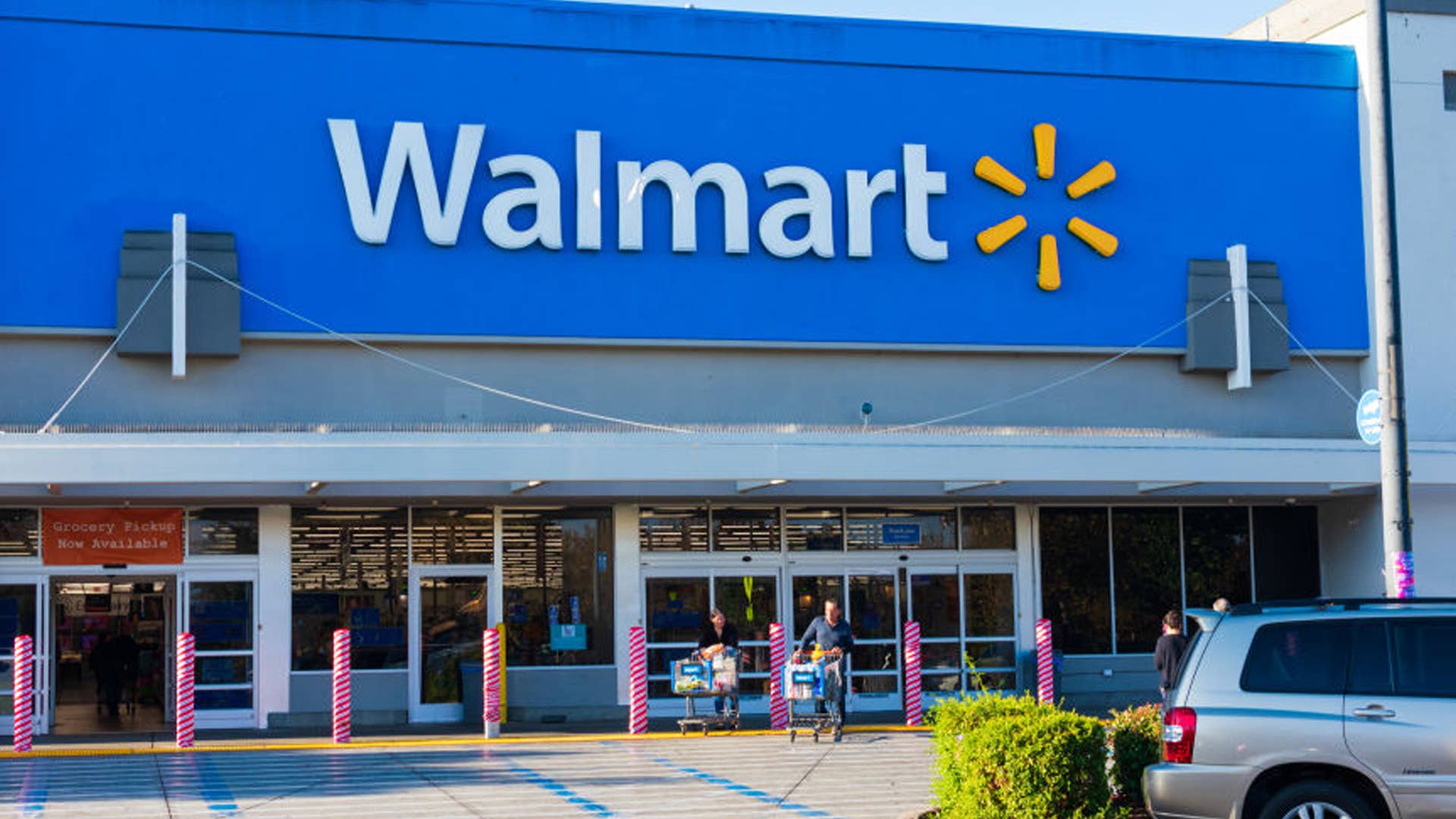 Walmart issues stern warning about unexpected customer behavior - TheStreet