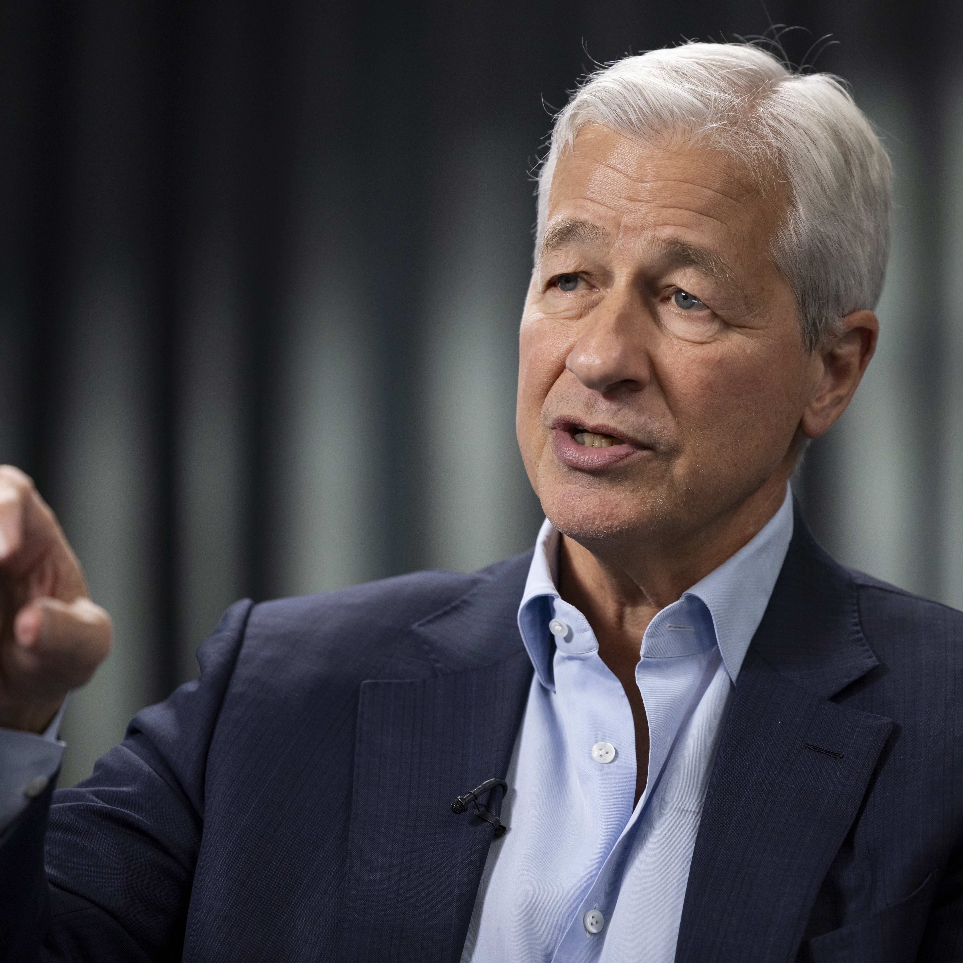 Elon Musk Disagrees with Billionaire Peter Thiel on the Key to Success ...