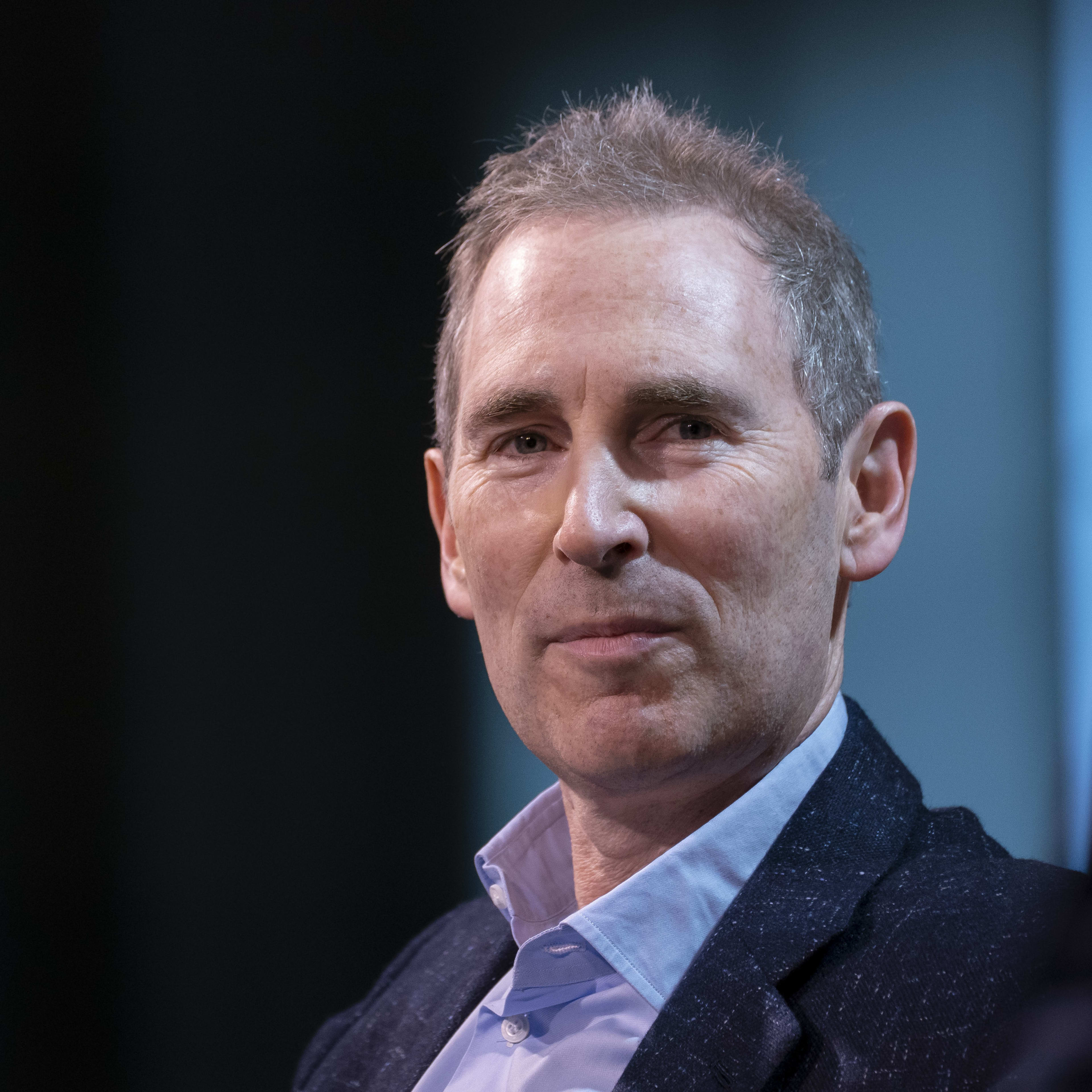 Microsoft exec sends stern warning to staff about return to office ...