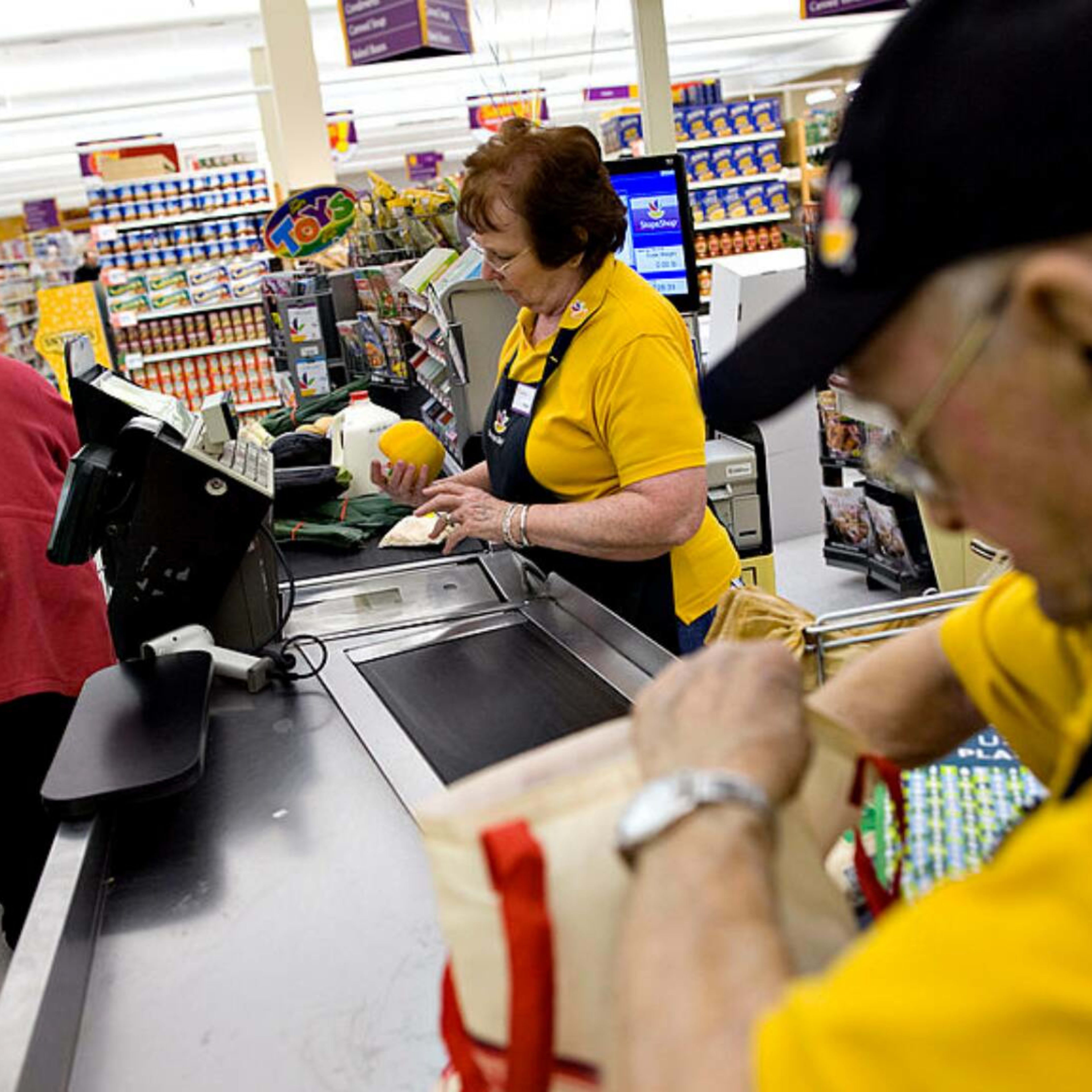 Costco quietly gives Apple buyers better deals and perks - TheStreet