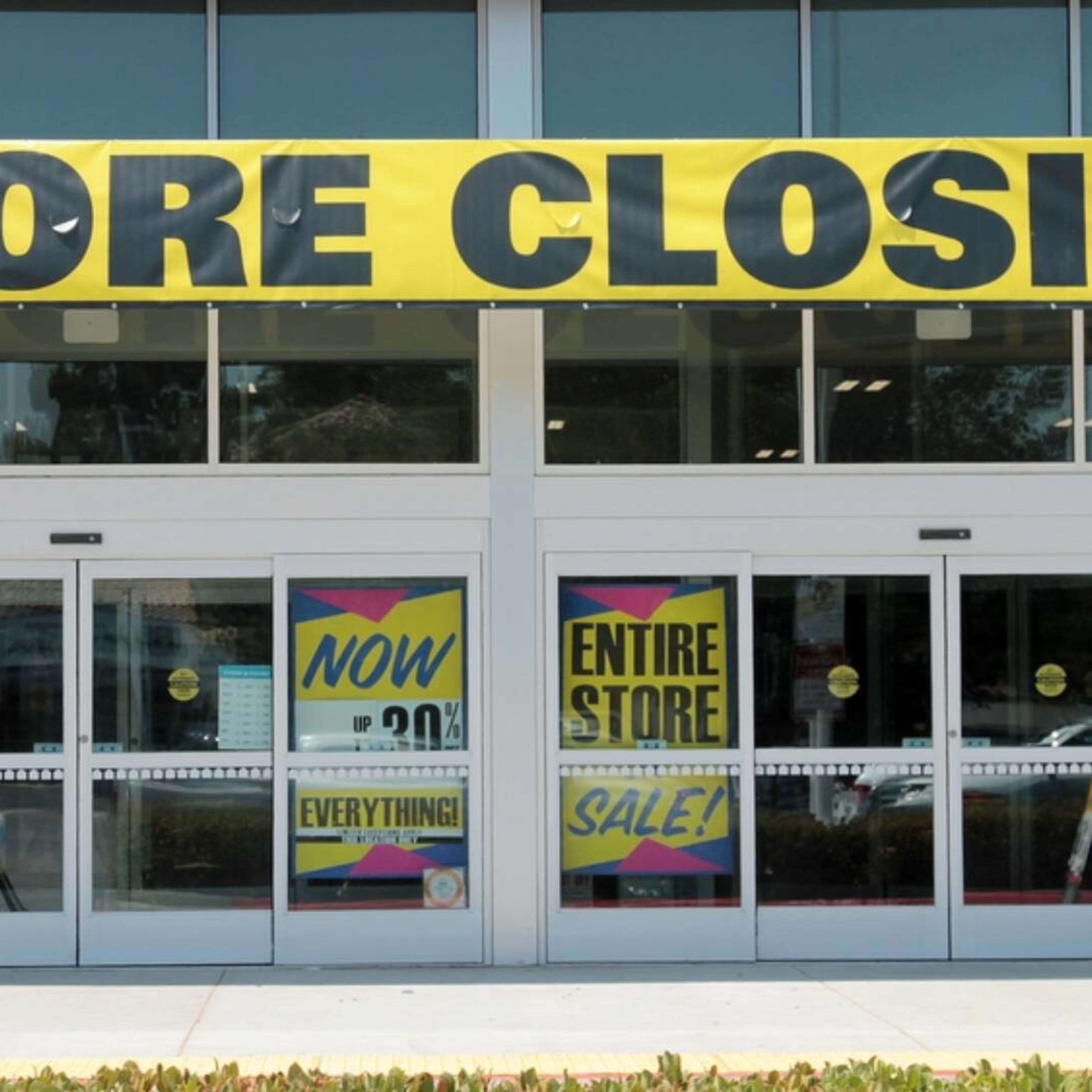 47-year-old furniture chain closes all stores in Ch. 11 bankruptcy ...