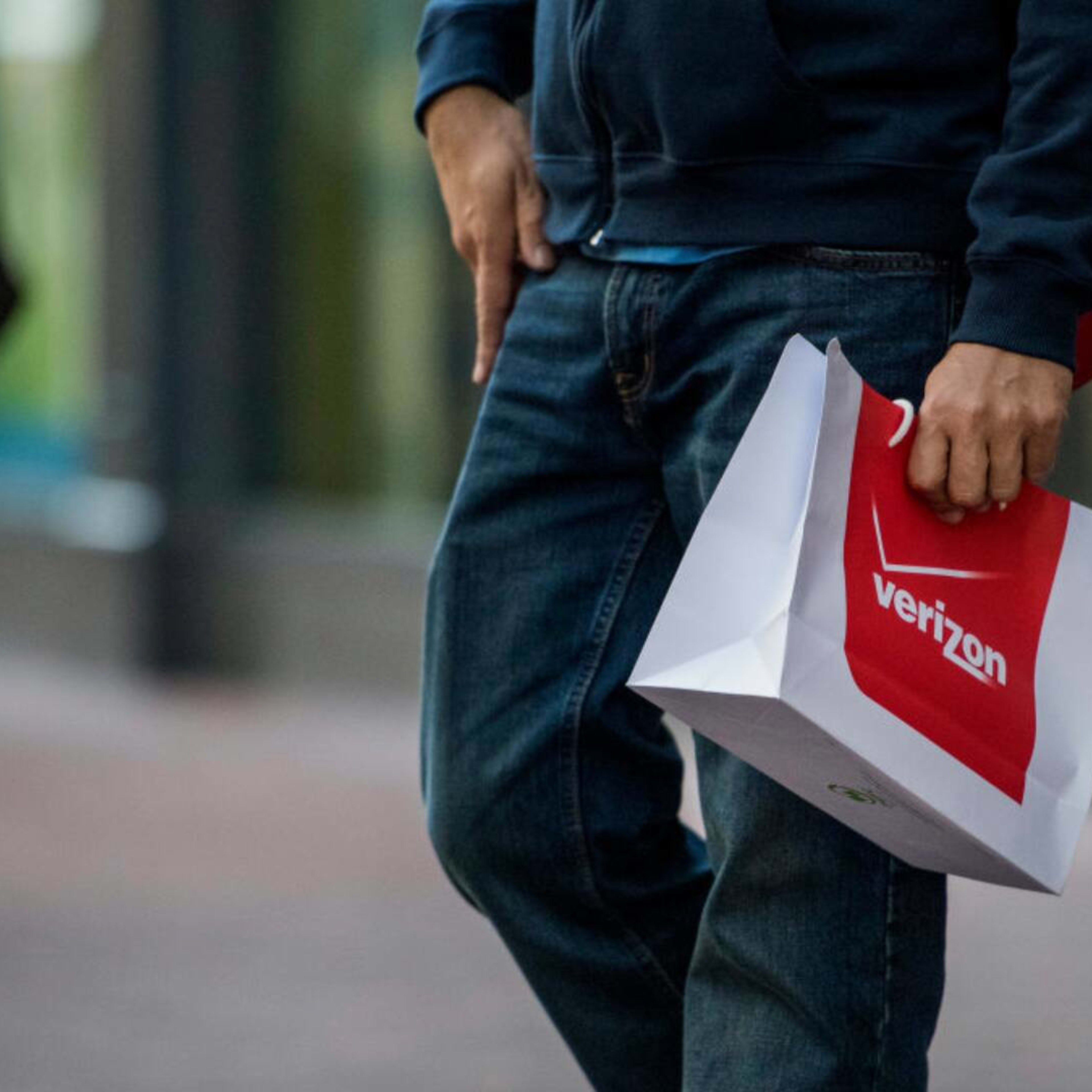 Verizon quietly backtracks on harsh change that angered customers ...