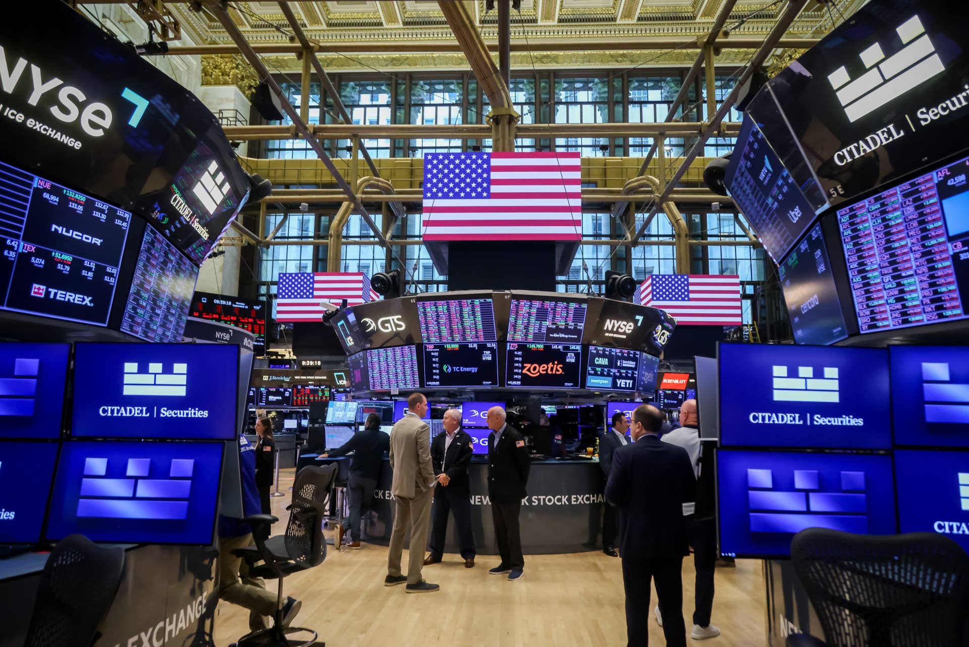 Tesla analyst unveils eye-popping stock price target - TheStreet