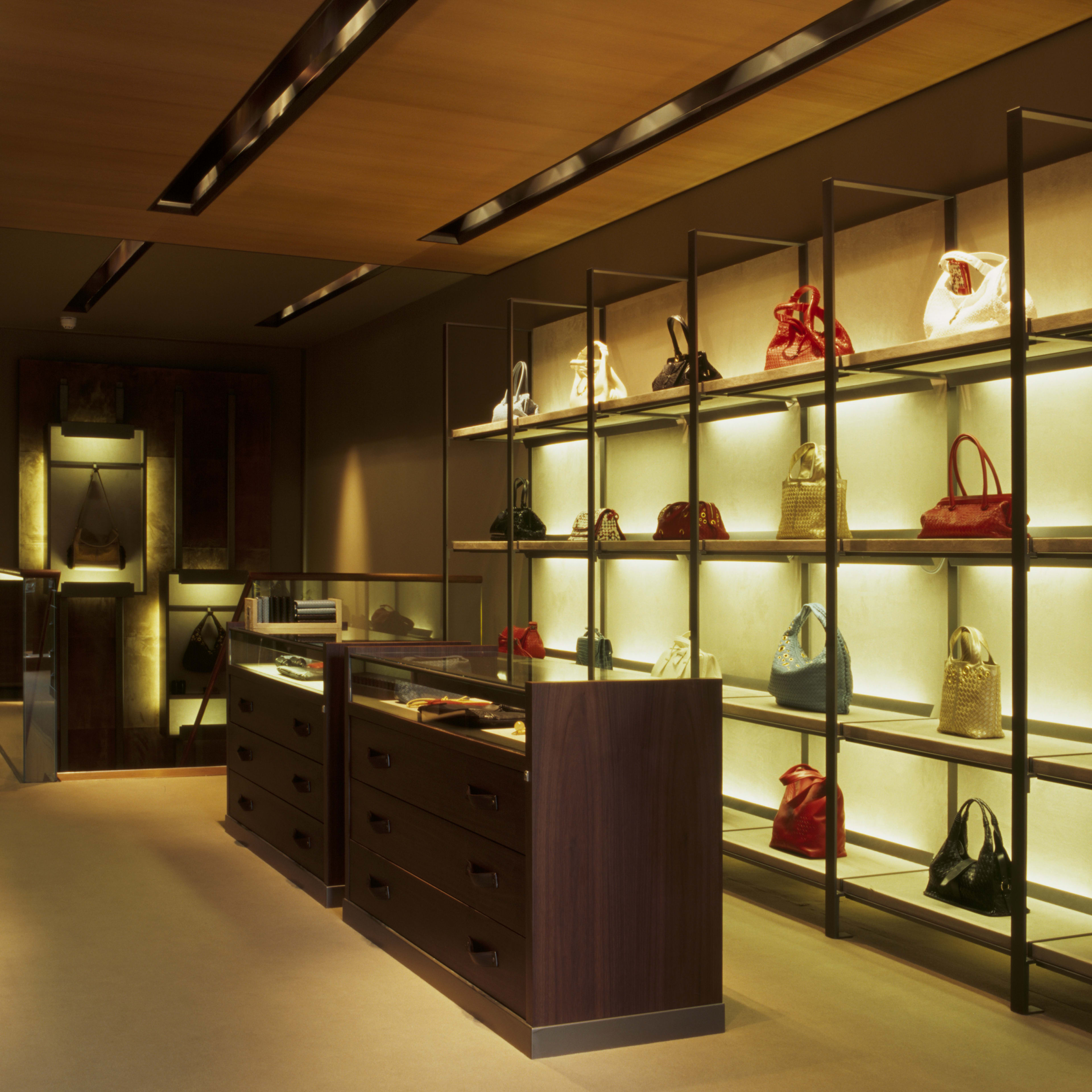 Saks Chapter 11 bankruptcy fears rise as bills go unpaid - TheStreet