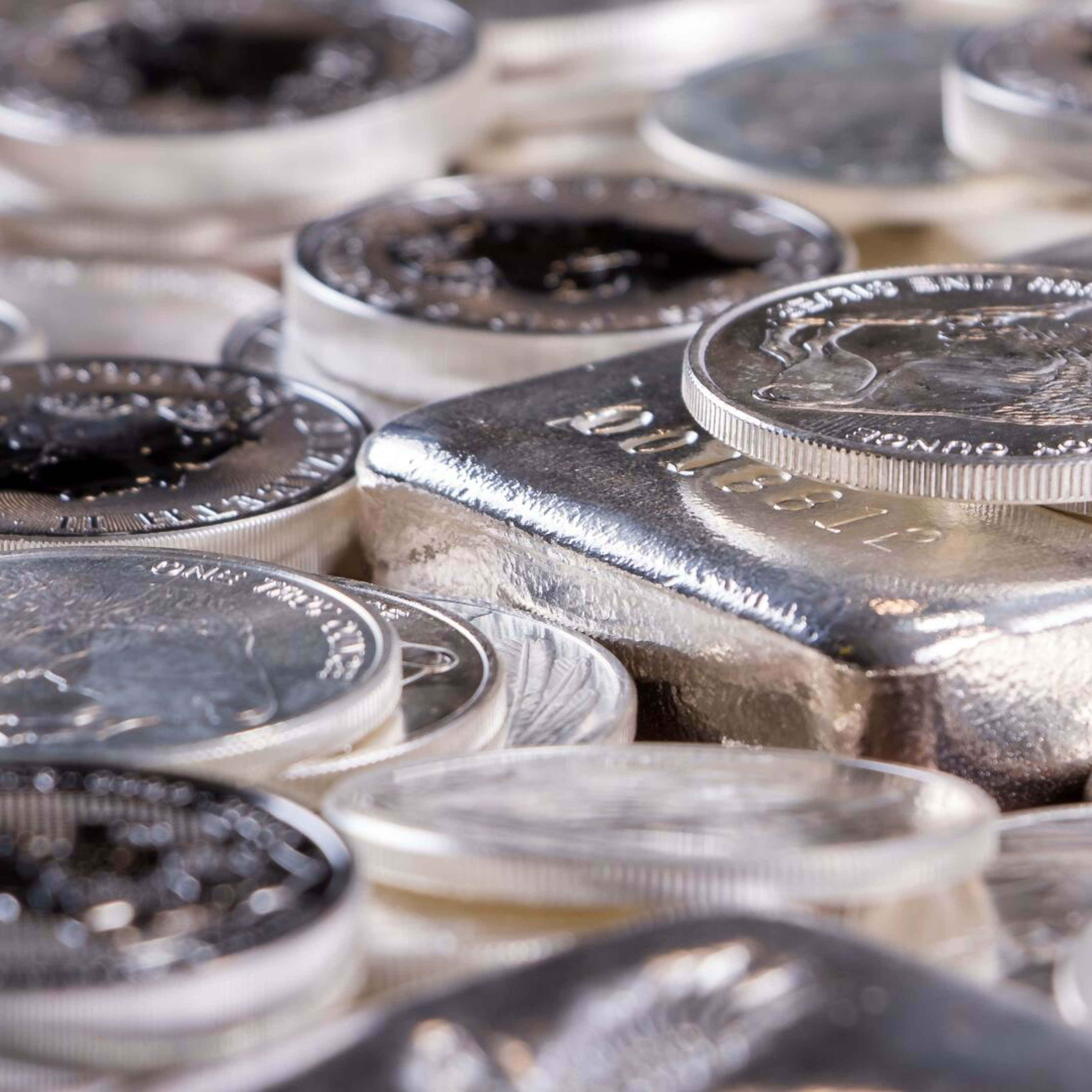 Major bank issues bold gold price target for 2026 - TheStreet