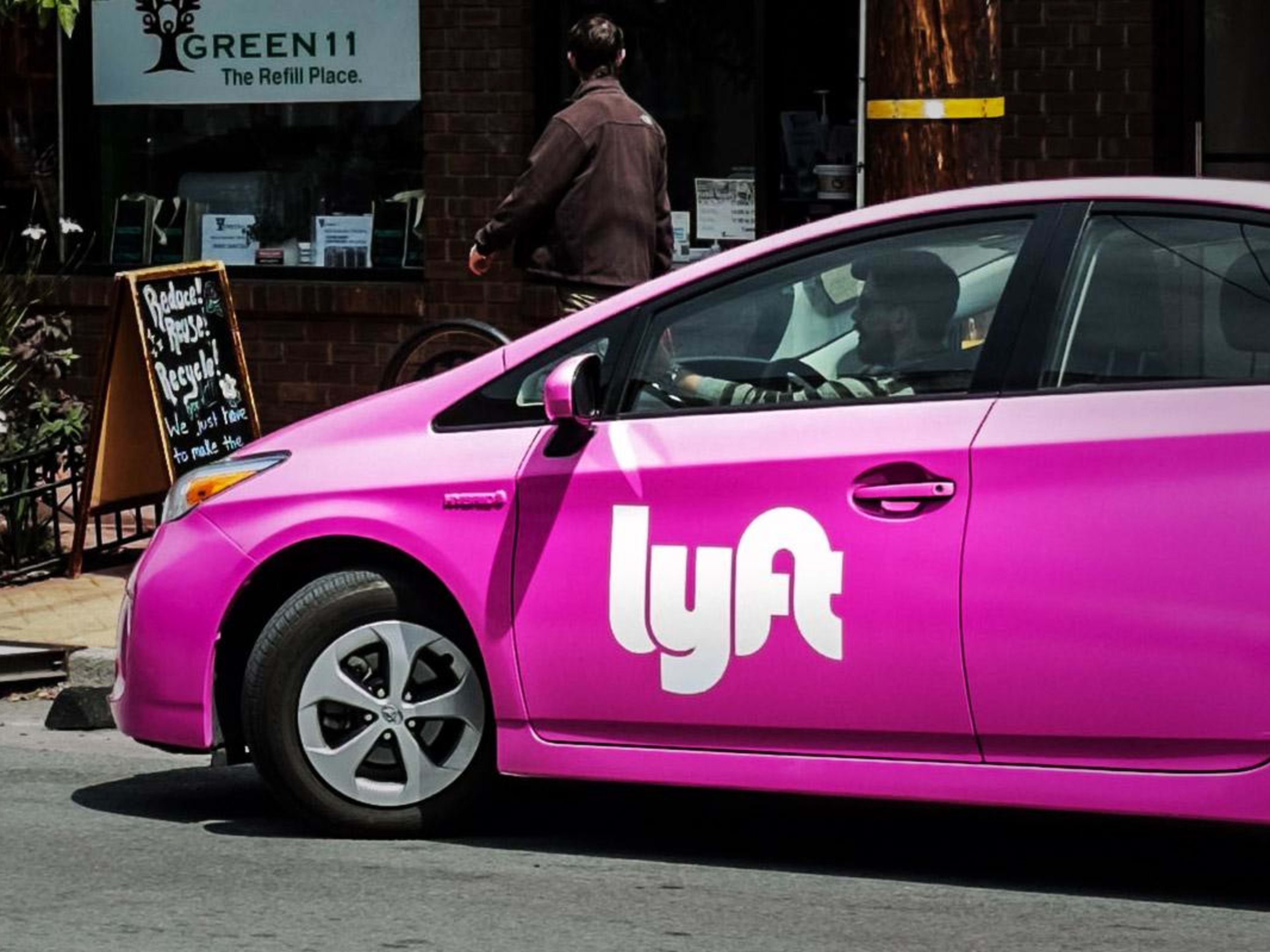 Articles by Michael Wiggins De Oliveira - TheStreet