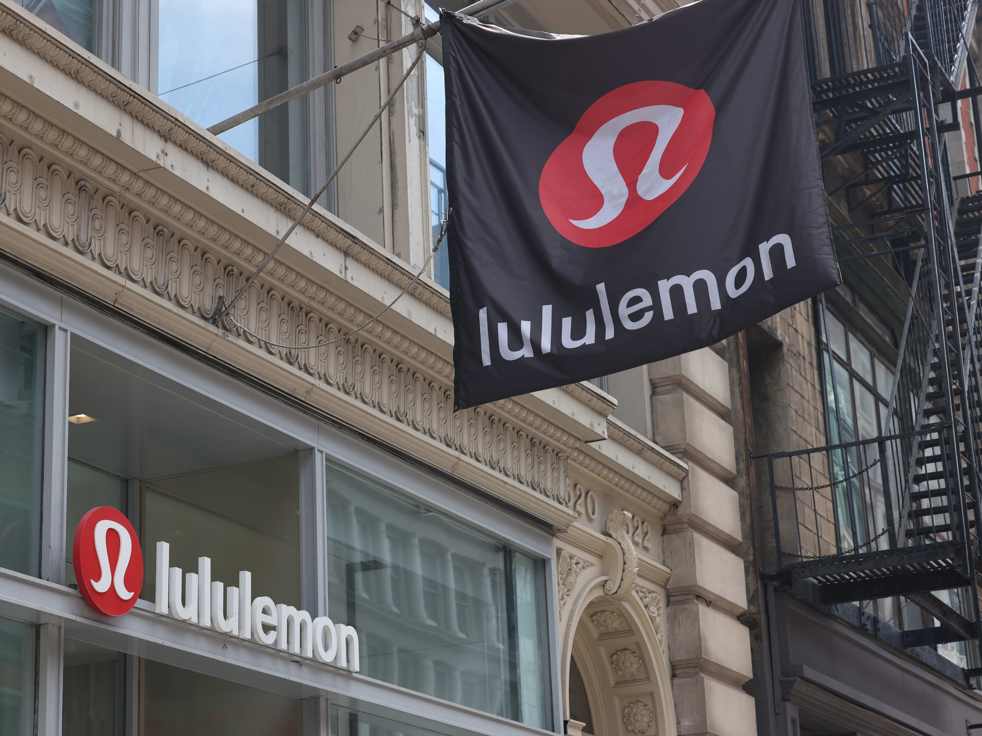 Walmart is selling a $1,400 e-bike for just $593 - TheStreet