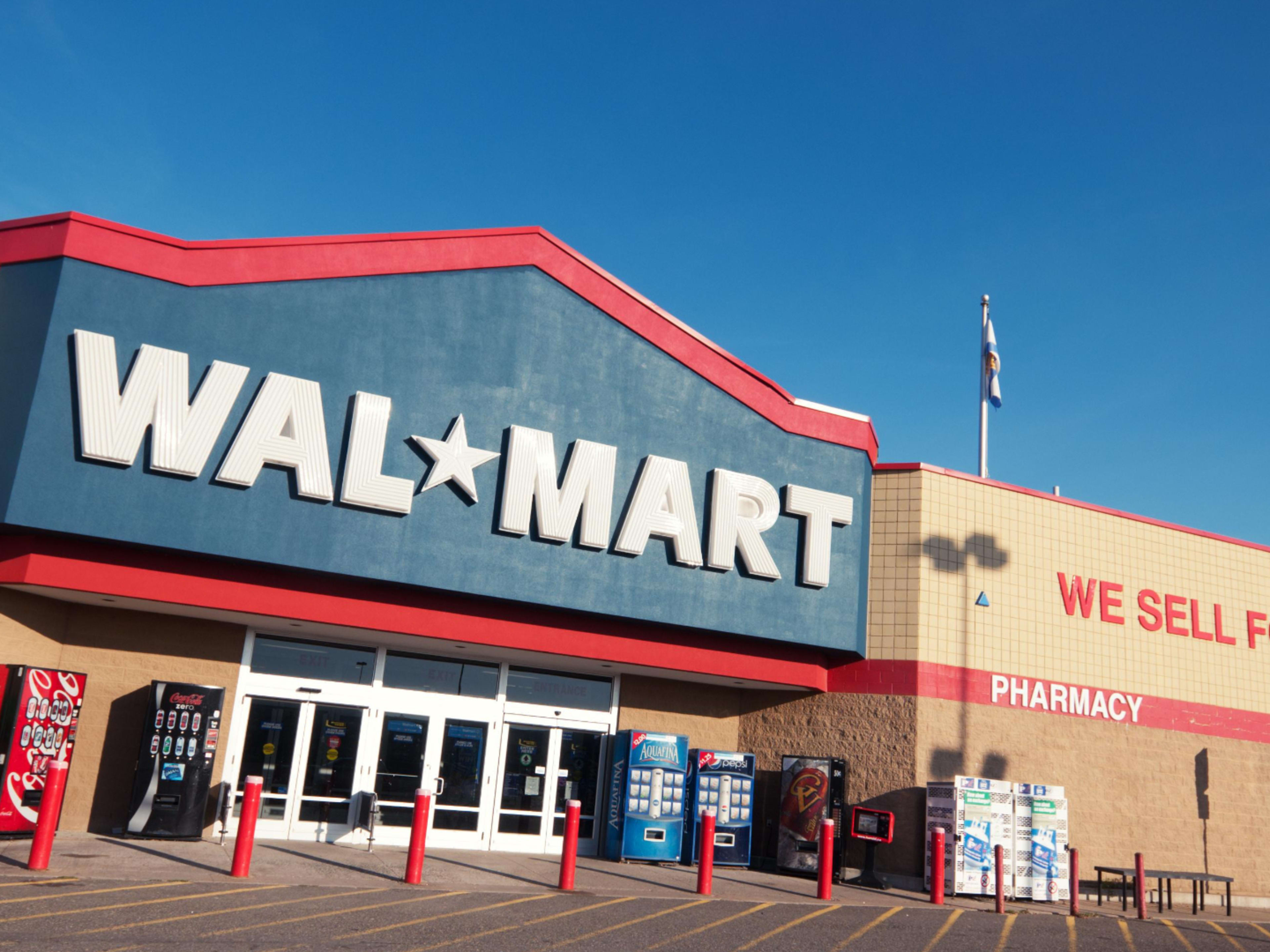 Walmart is selling $80 LED Christmas lights for $40 - TheStreet