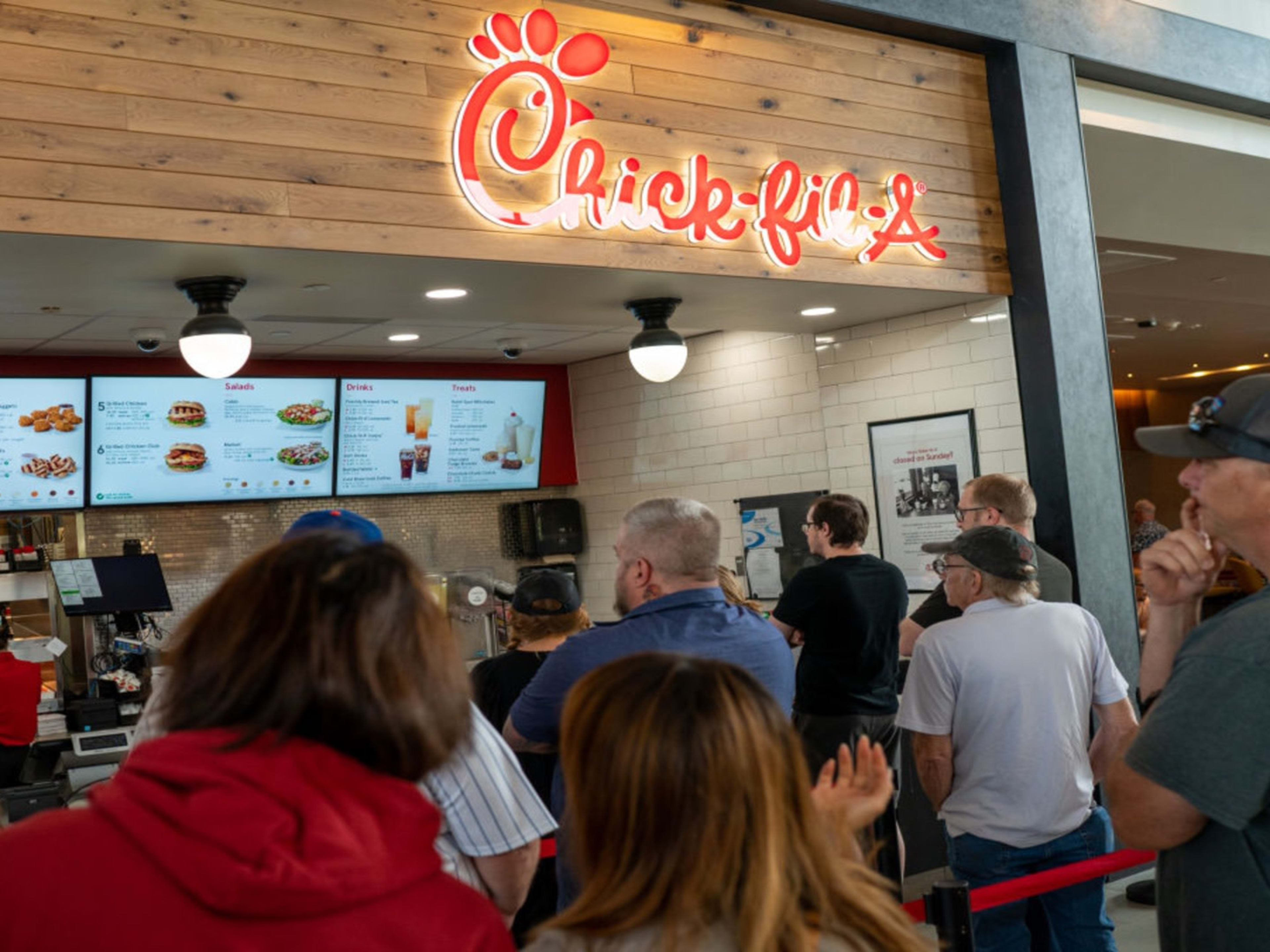 Restaurant & Fast Food Business News - TheStreet