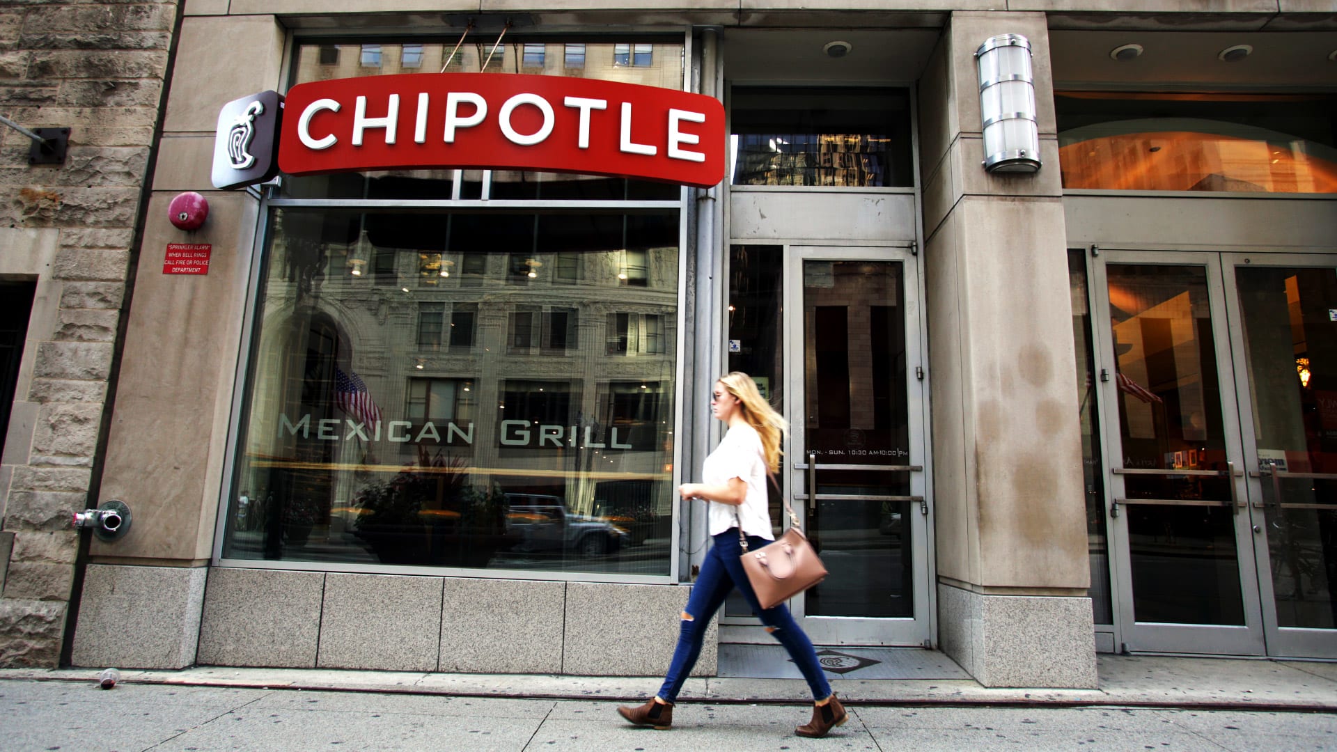 Chipotle sees concerning customer trend - TheStreet