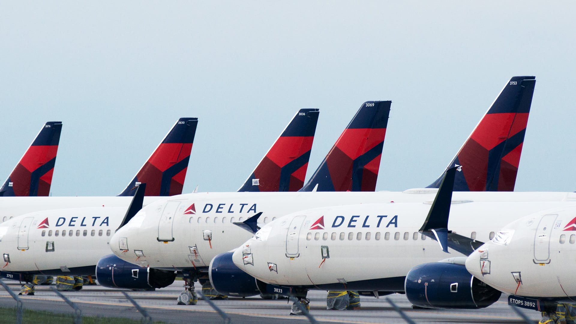 Delta cancels flights in five states as winter storm looms - TheStreet