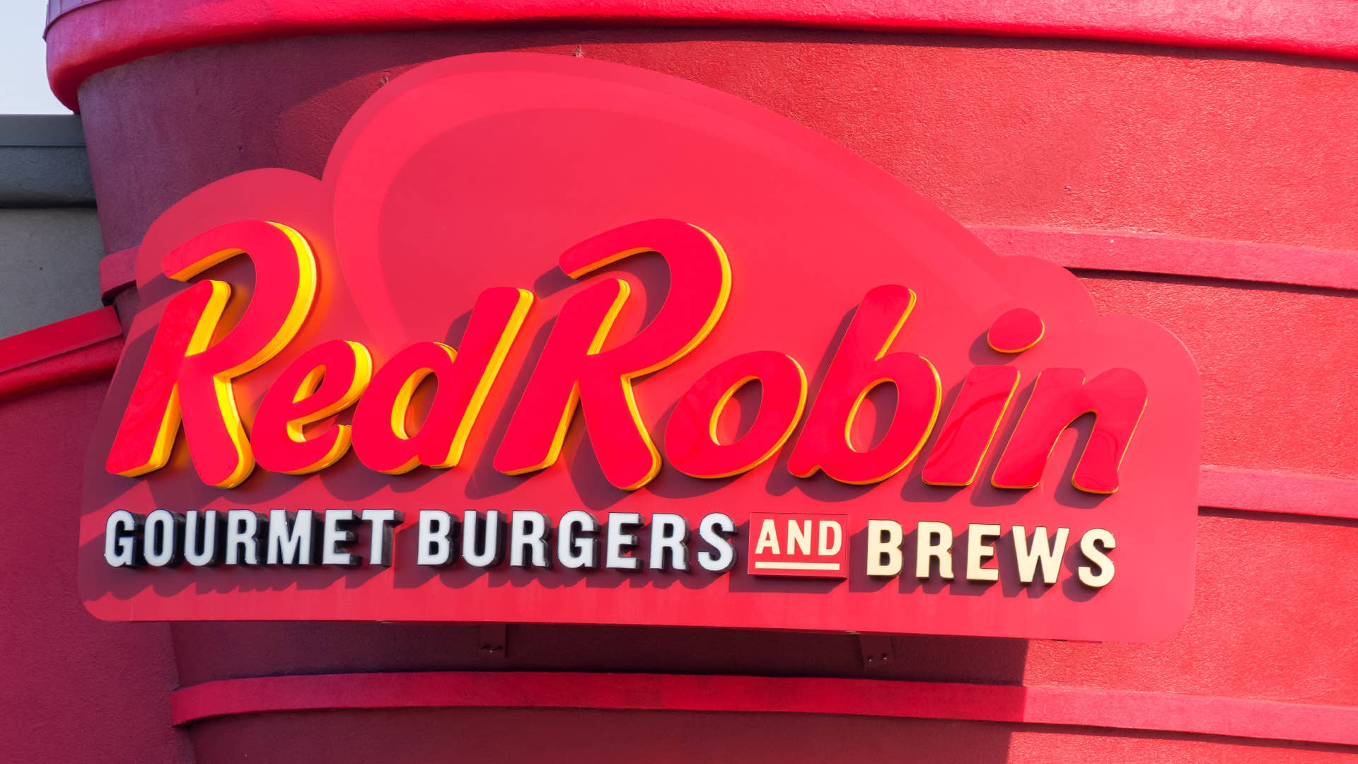 National burger chain closing multiple locations, no bankruptcy - TheStreet