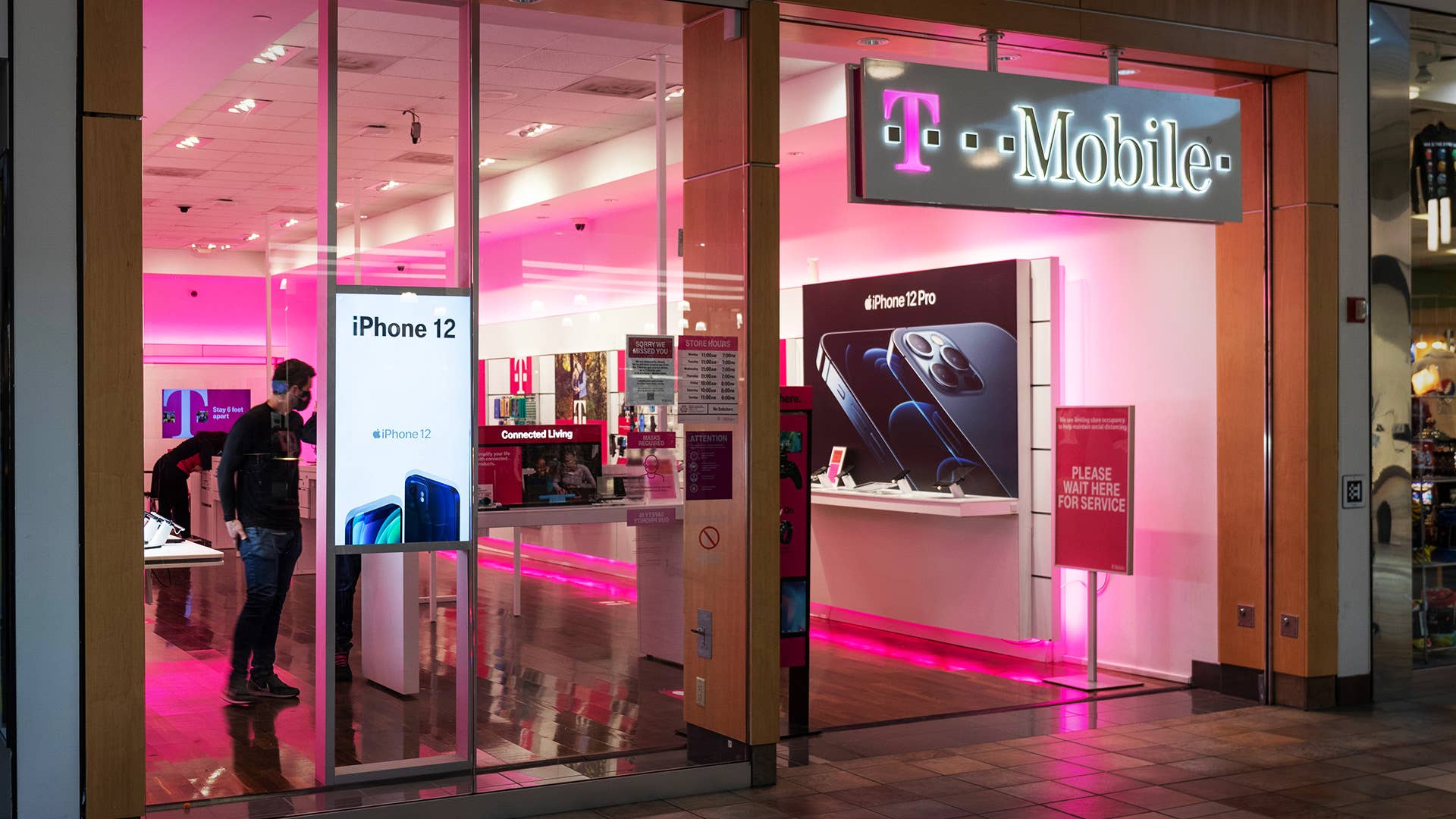 T-Mobile unveils timing of major subscriber upgrade - TheStreet