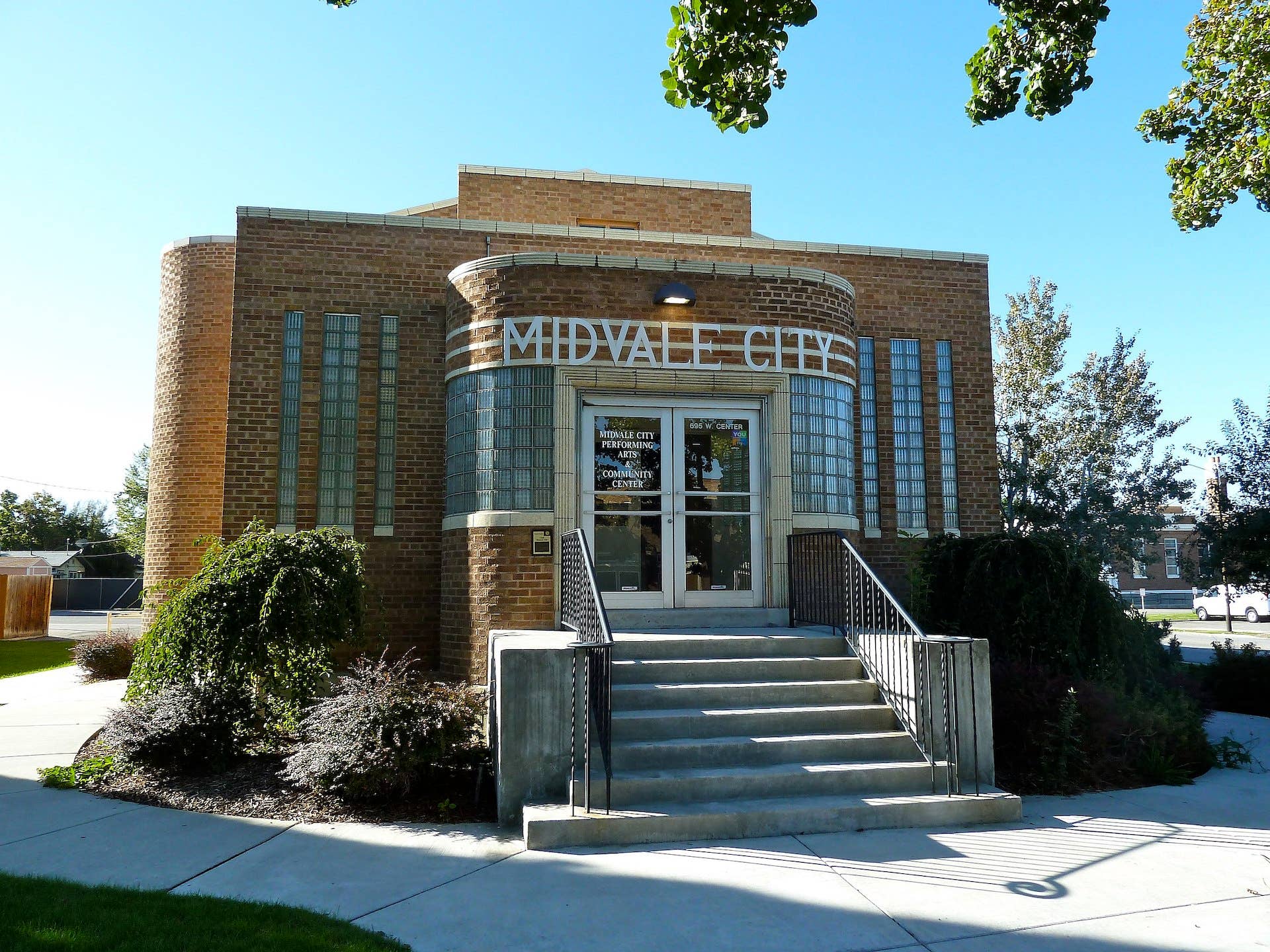 The Best and Worst Small Cities to Launch a Business - TheStreet