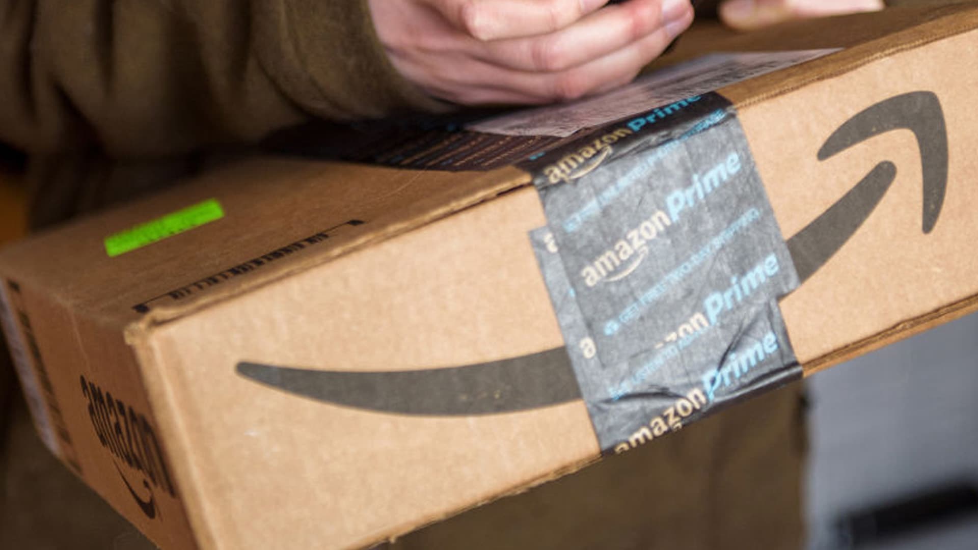 Amazon is selling a $150 dash cam for $130 - TheStreet